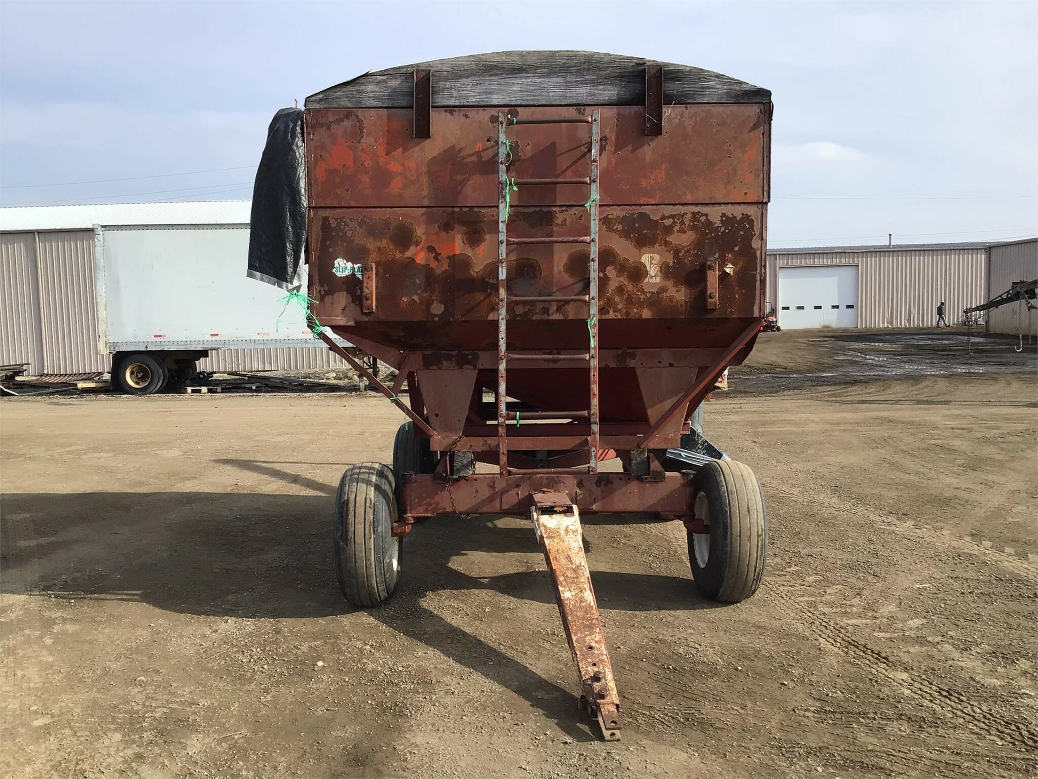Unverferth McCurdy 325 Gravity Wagon - $1,500 | Machinery Pete