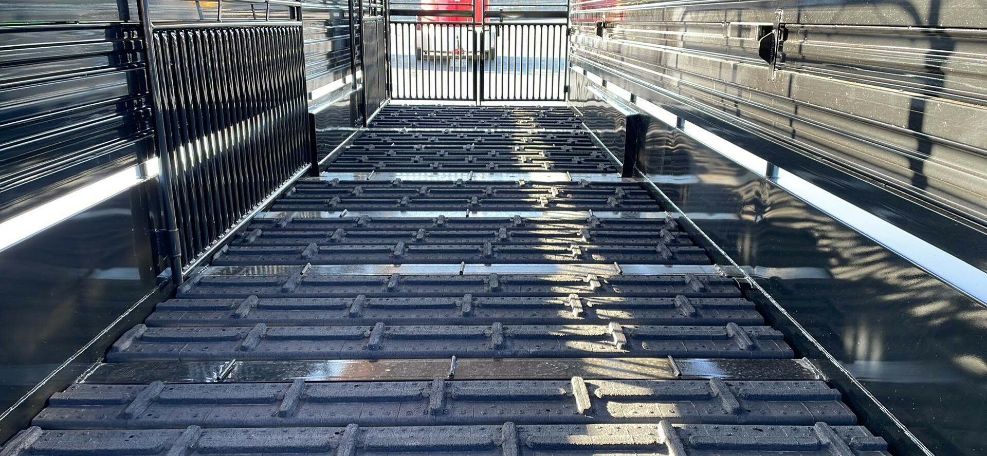 2025 Stoll 7 X 28 Livestock Trailer - $Call | Machinery Pete