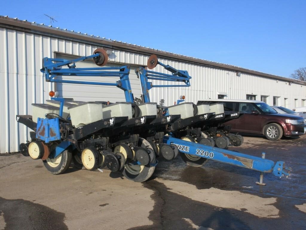 1996 Kinze 2200 Planter - $9,000 | Machinery Pete
