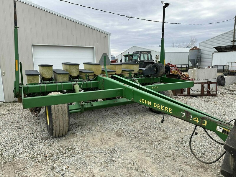 Spiker Farms - Wheeler - Wheeler, IL | Machinery Pete