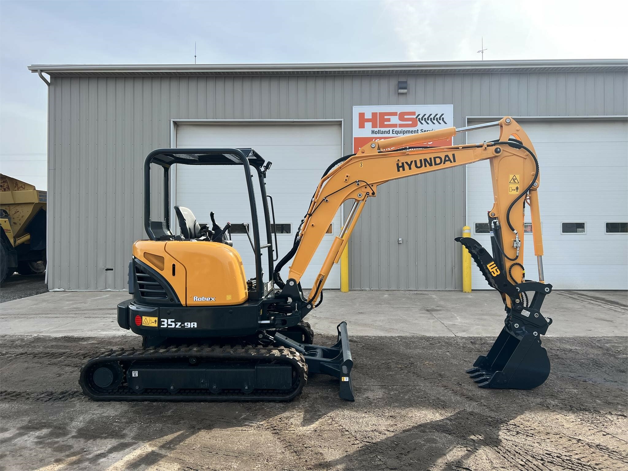 2023 Hyundai ROBEX 35Z-9A Mini Excavator - $45,500 | Machinery Pete