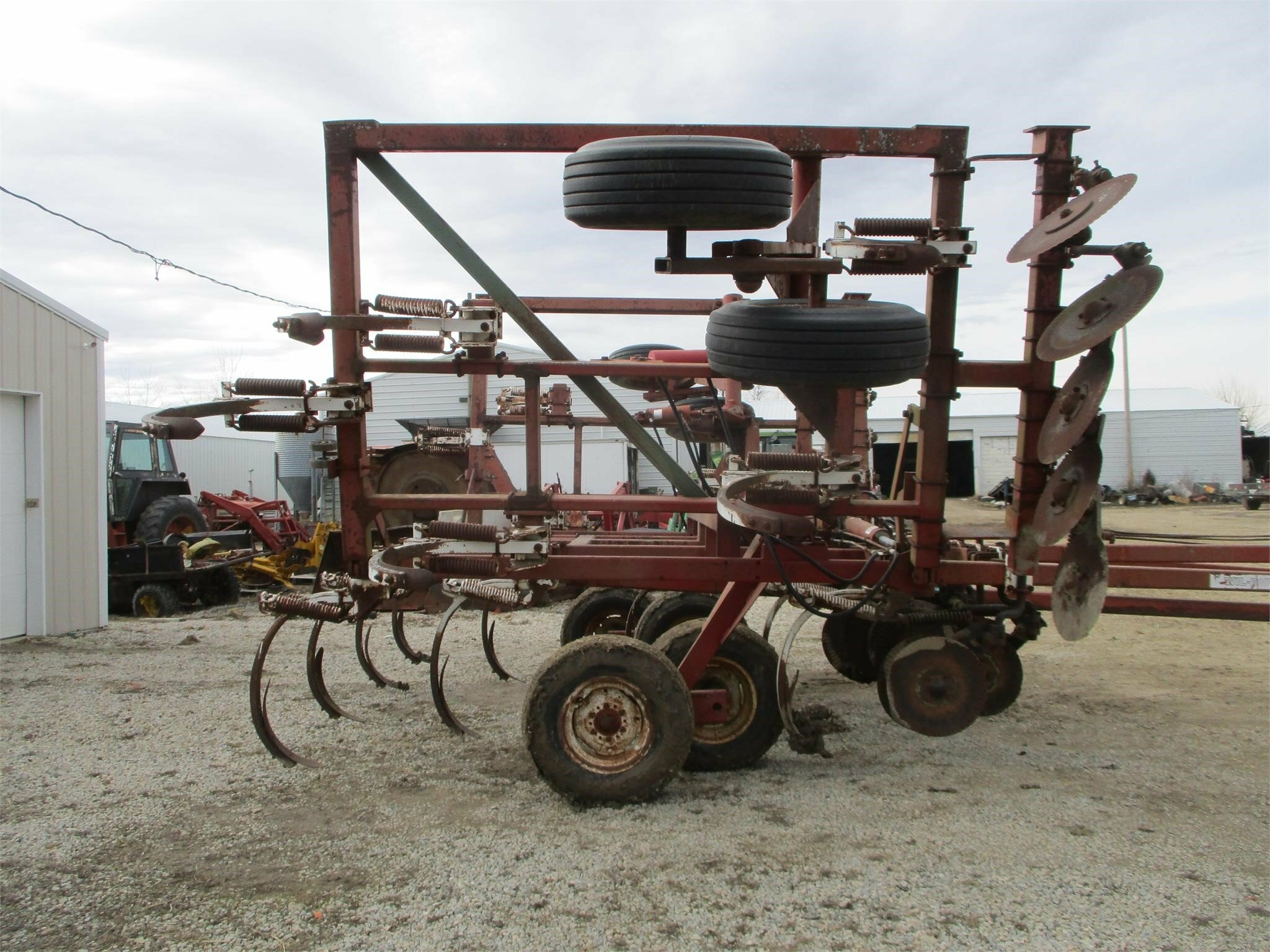 Wil-Rich 4800 Chisel Plow - $9,250 | Machinery Pete