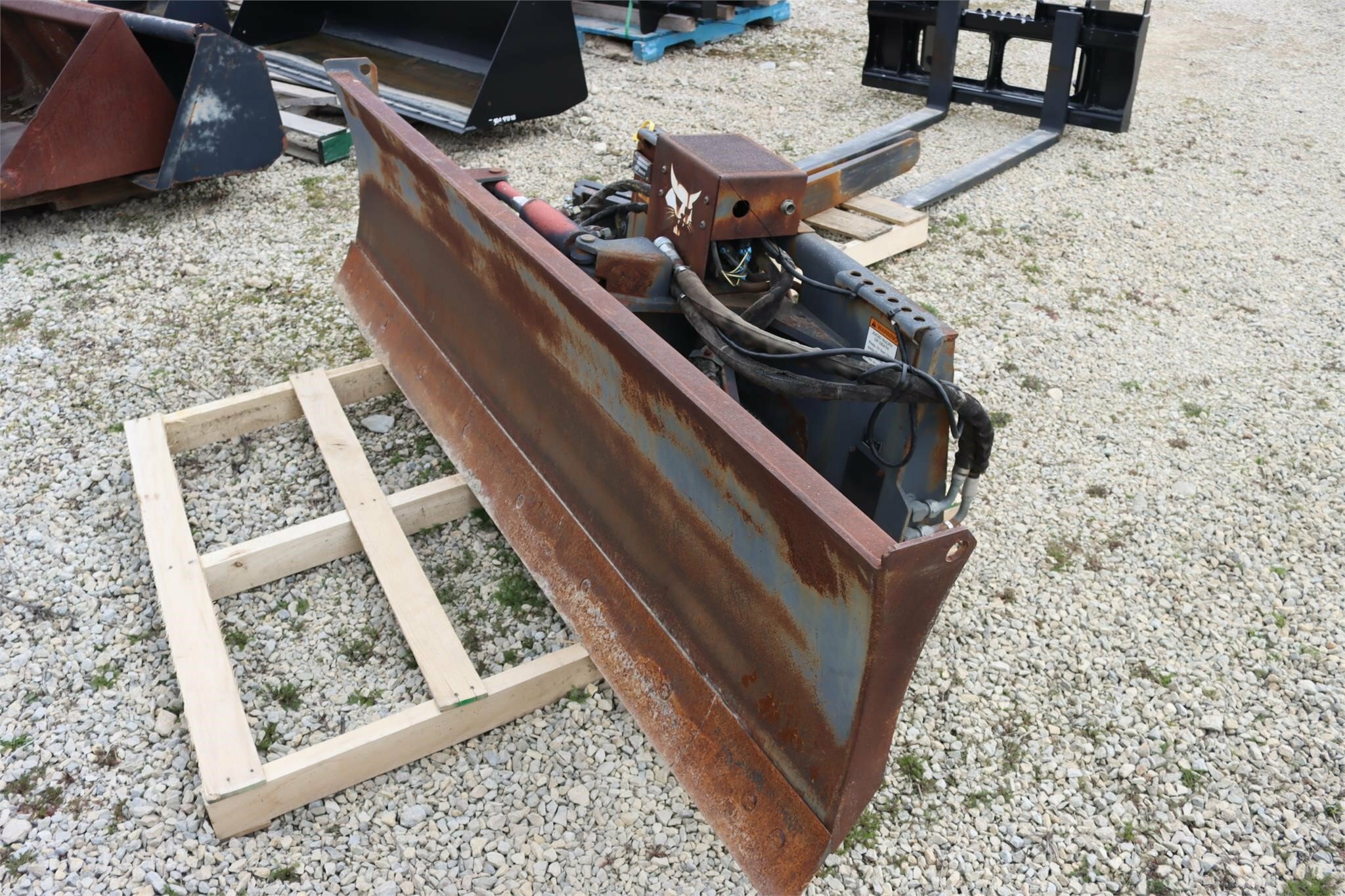 Bobcat 90 Loader and Skid Steer Attachment - $3,500 | Machinery Pete