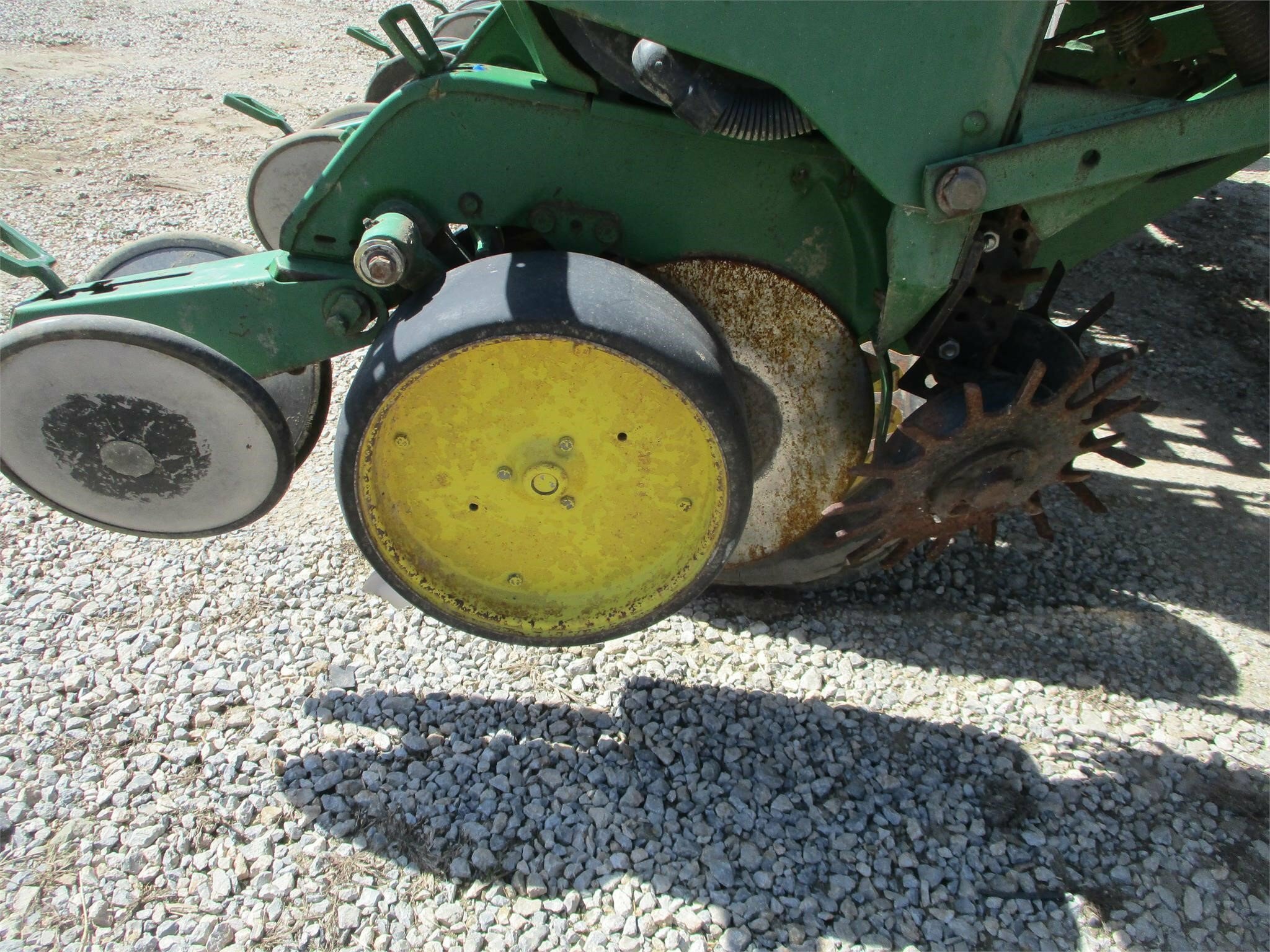 John Deere 7200 Planter - $8,950 | Machinery Pete