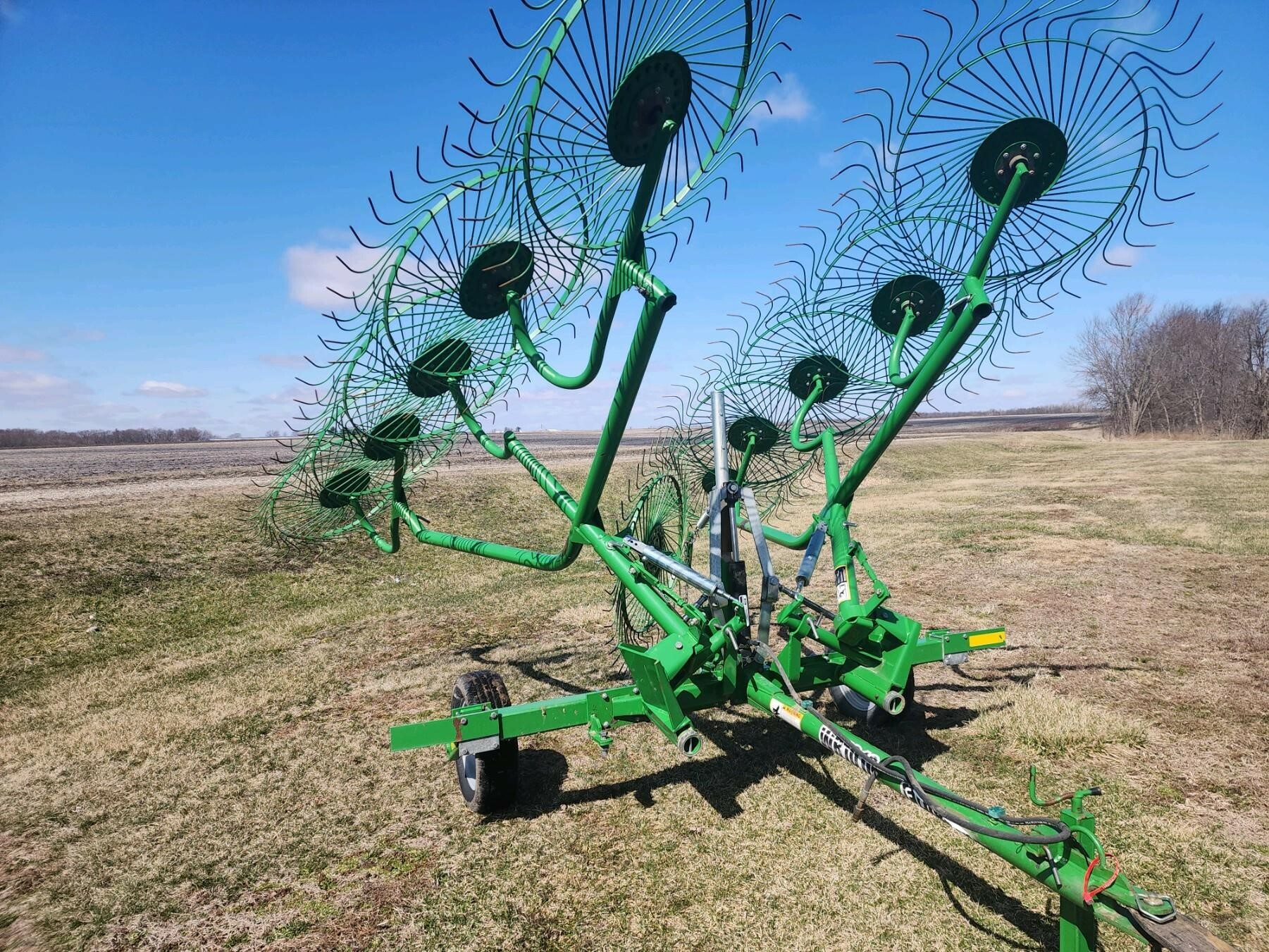 Frontier WR1010 Rake - $5,500 | Machinery Pete