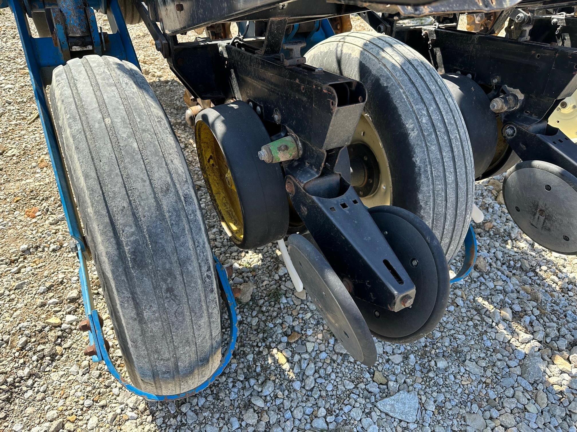 1988 Kinze EF Planter - $10,500 | Machinery Pete 1988 Kinze EF Planter - $10,500 | Machinery Pete