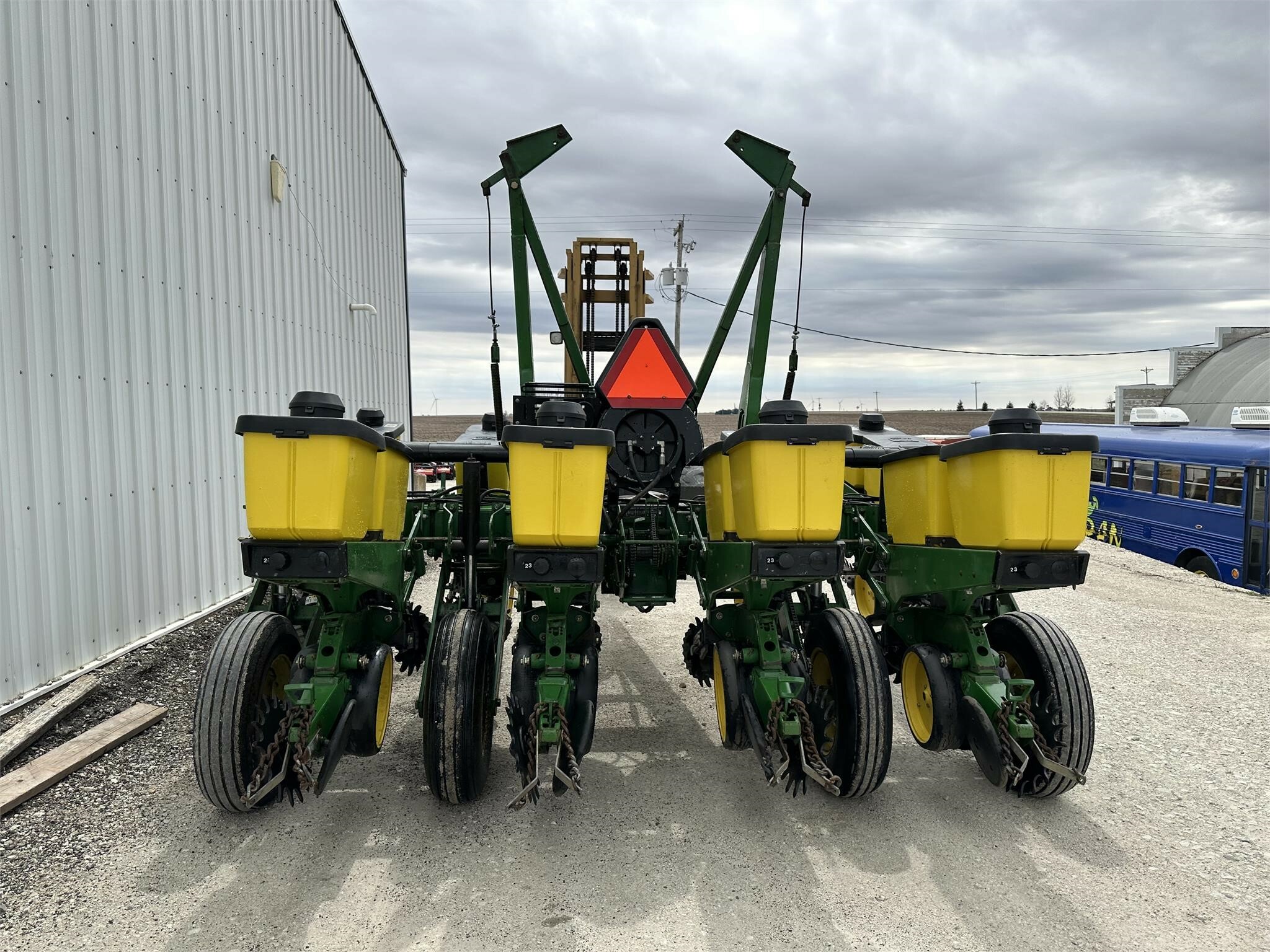 John Deere 7200 Planter - $19,500 | Machinery Pete