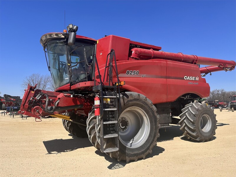 Used Case IH 8250 Combines for Sale - 262 Listings | Machinery Pete