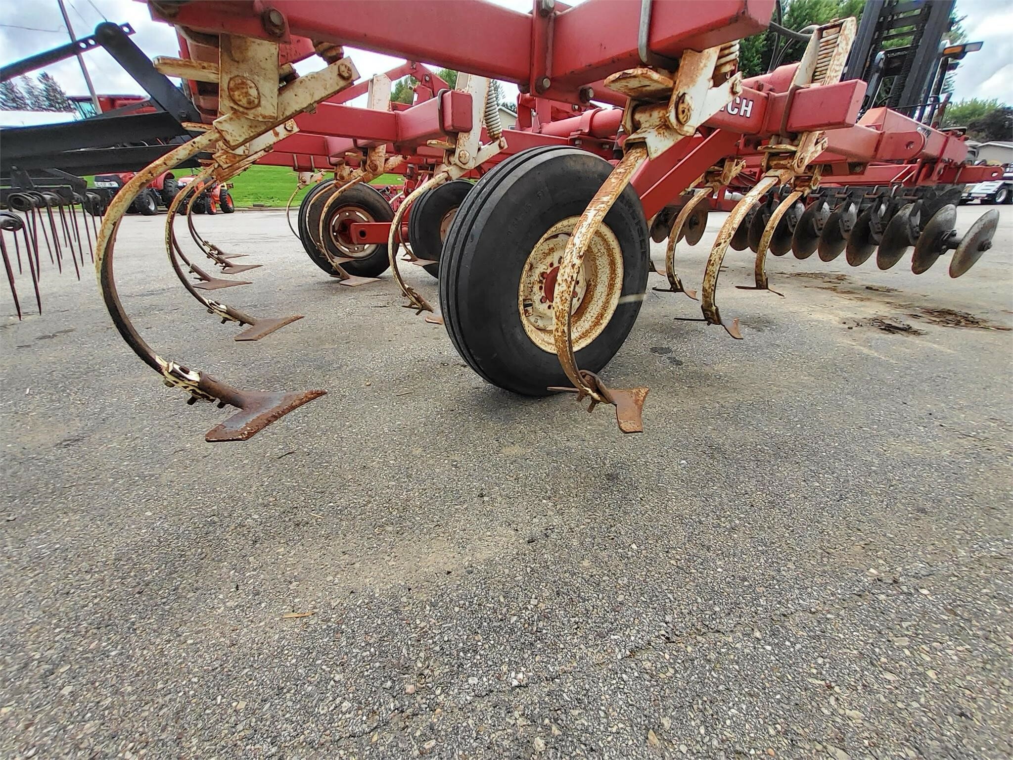 Wil-Rich 3400 Field Cultivator - $8,950 | Machinery Pete
