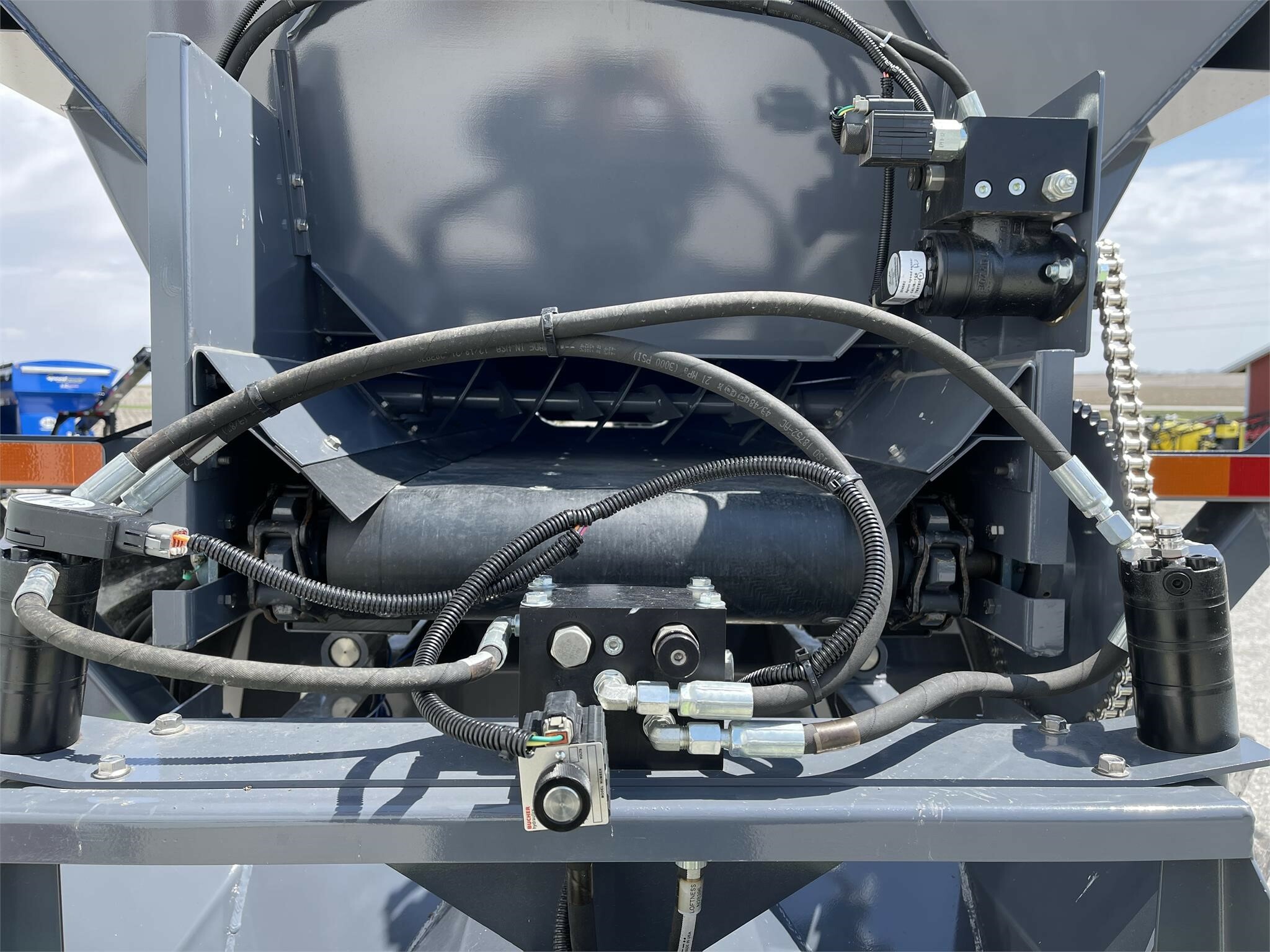 2025 Loftness L1230 Pull-Type Fertilizer Spreader - $65,997 | Machinery ...