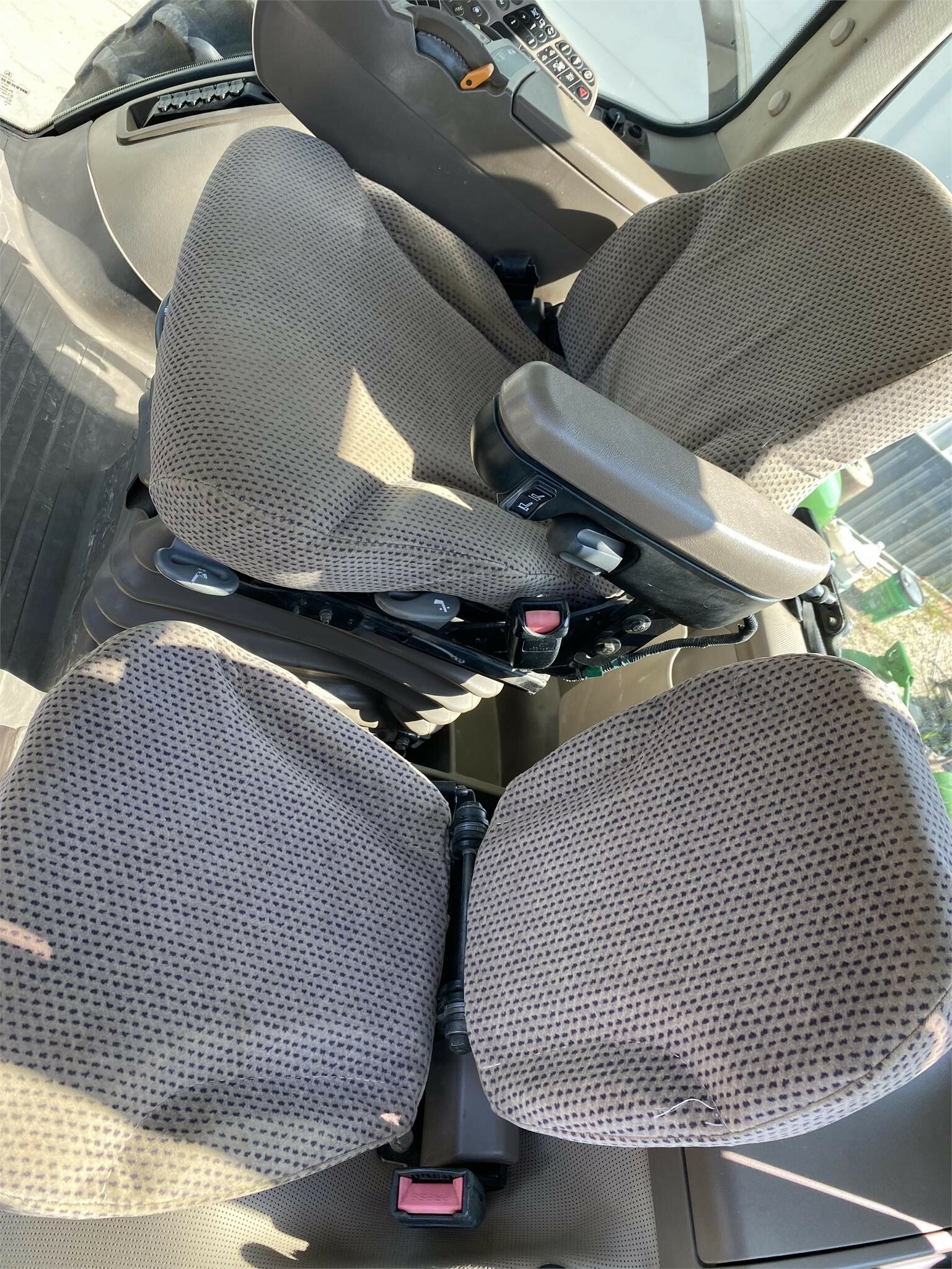 2013 John Deere 8285R Tractor - $87,500 | Machinery Pete