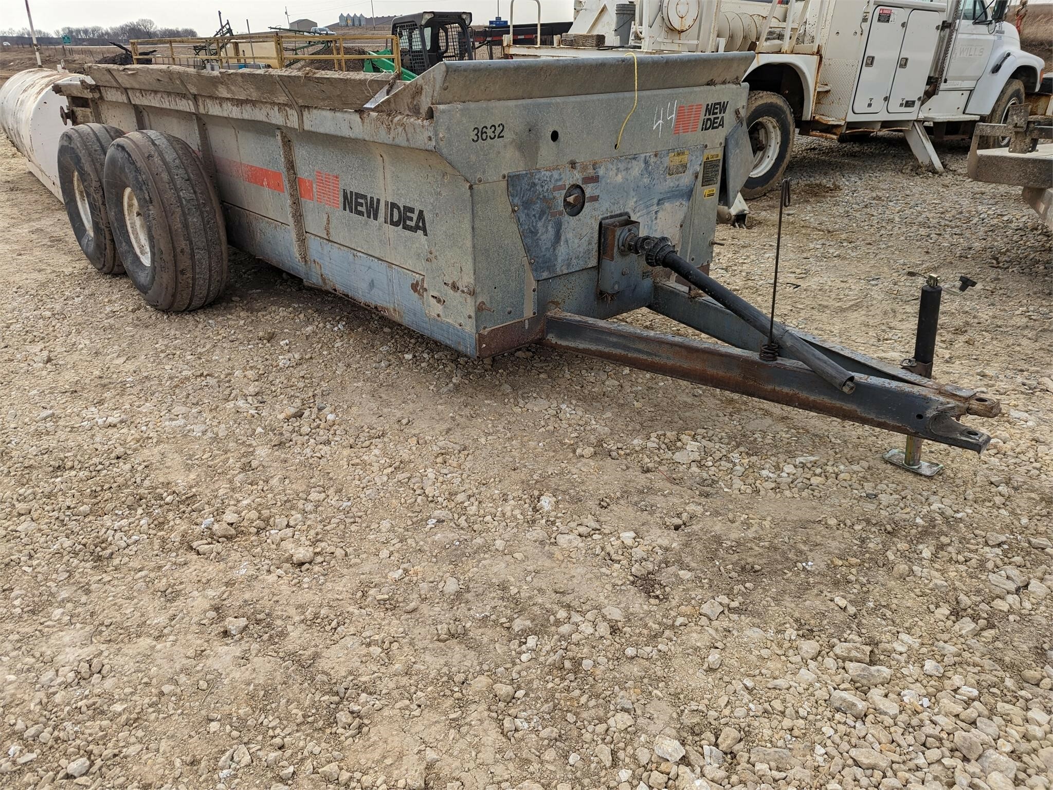 New Idea 3632 Manure Spreader - $4,300 | Machinery Pete