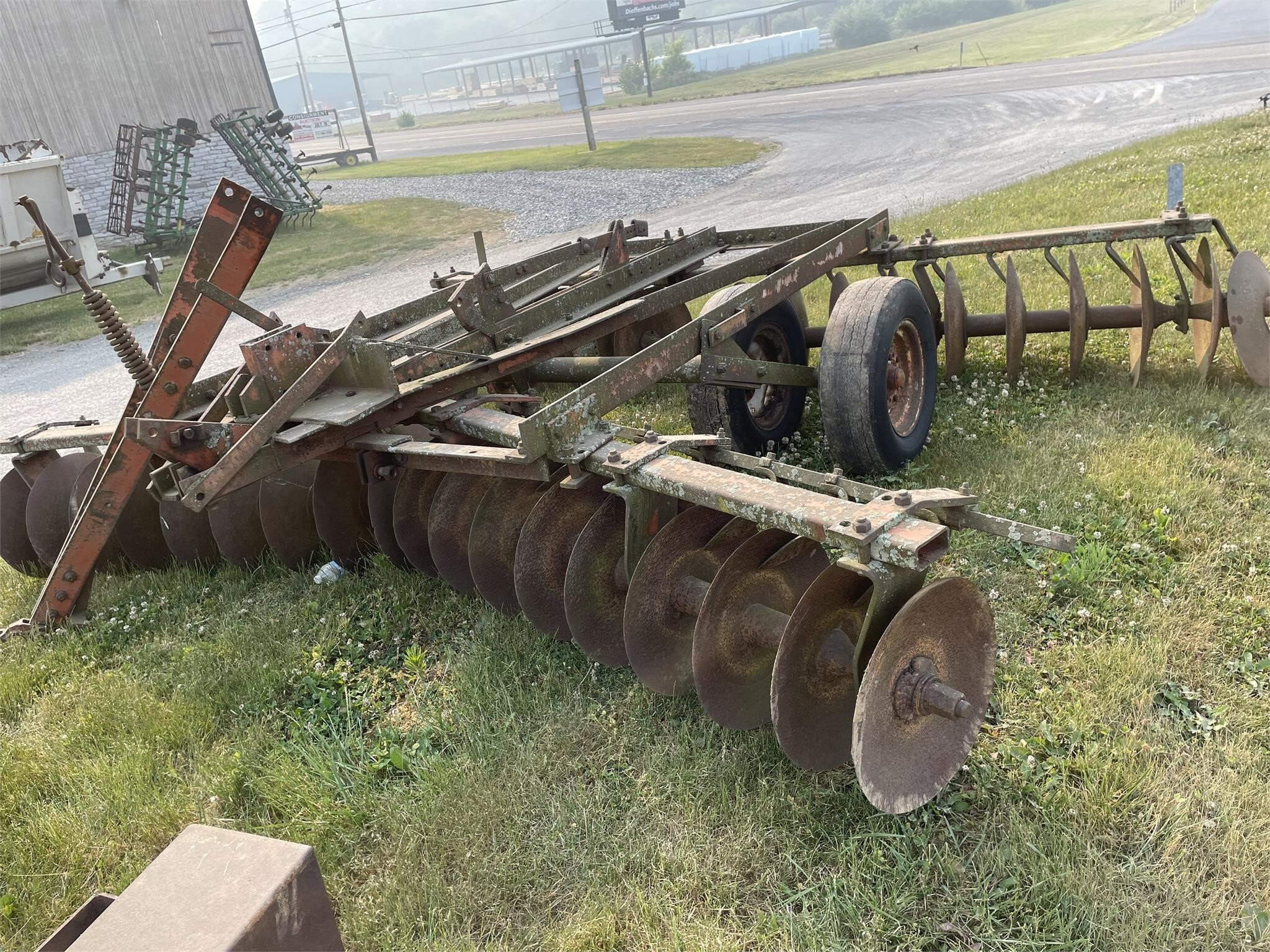 Allis Chalmers 2300 Disk - $2,700 | Machinery Pete