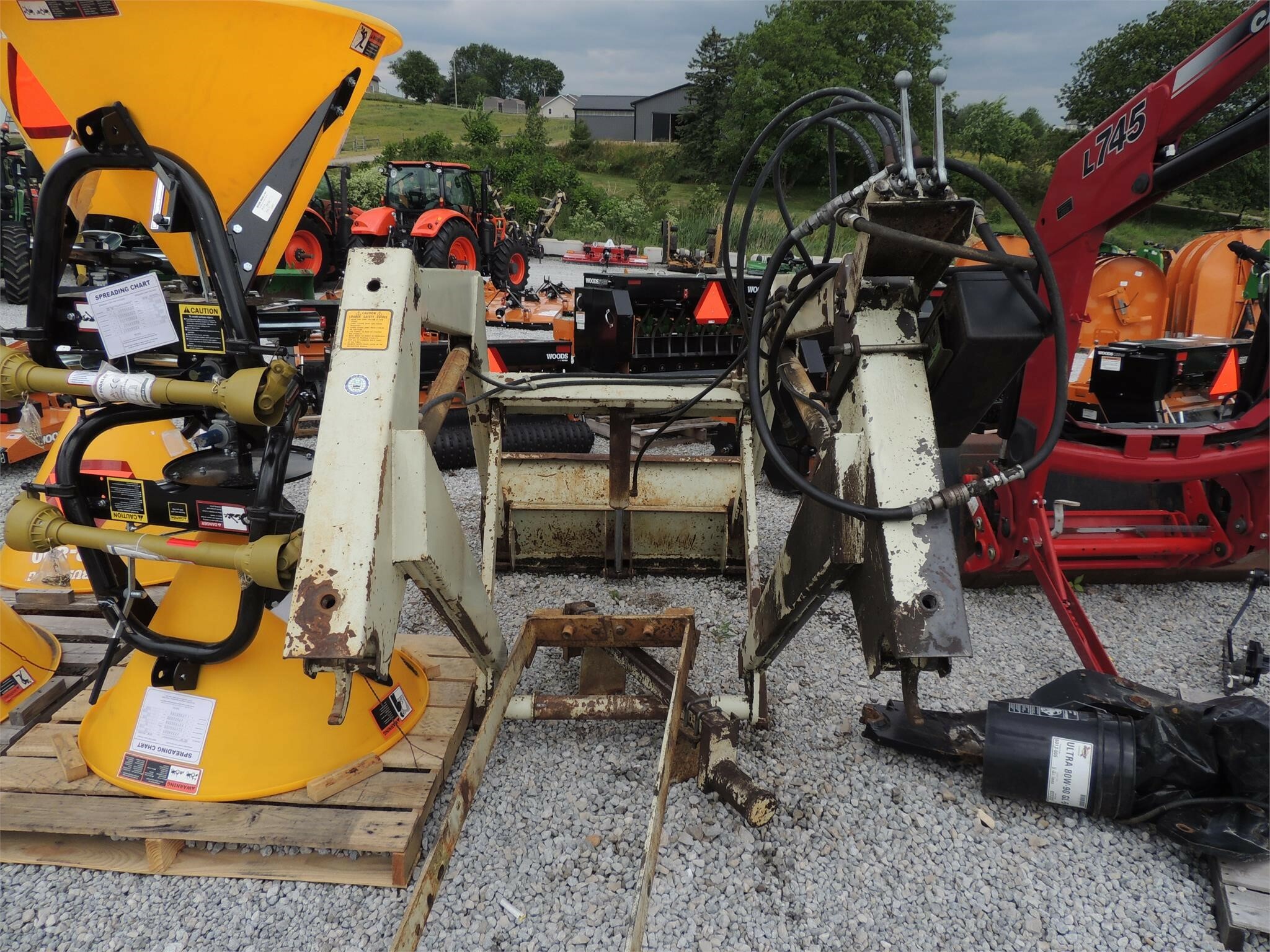 Farmhand 22 Front End Loader - $3,500 | Machinery Pete