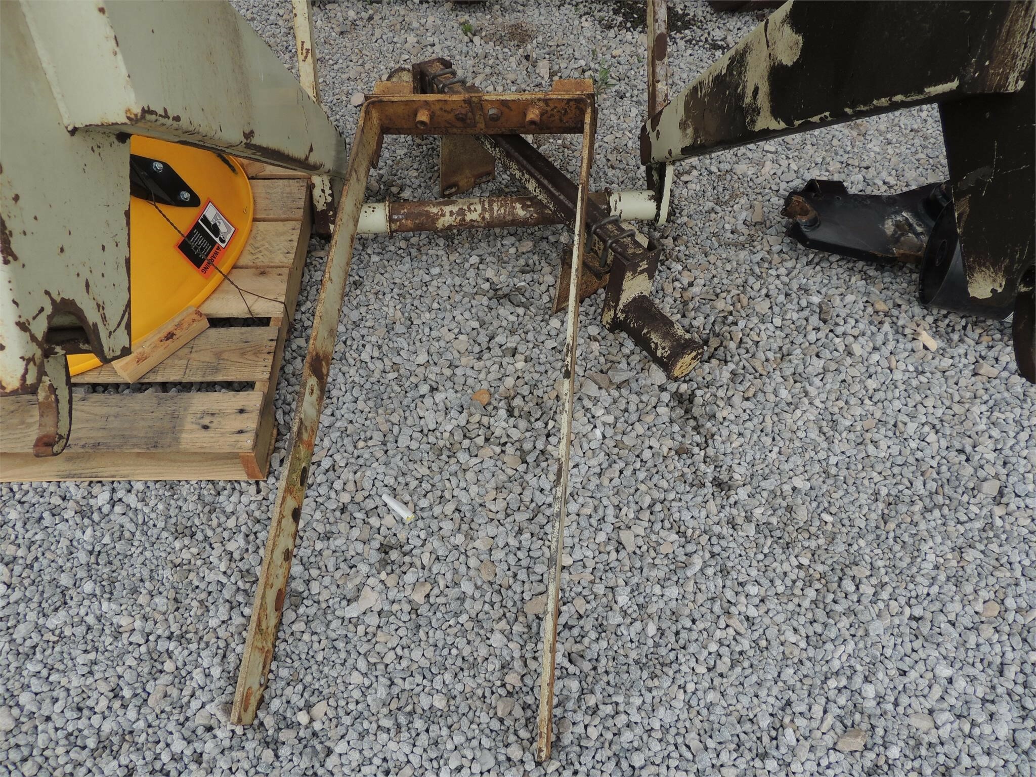 Farmhand 22 Front End Loader - $3,500 | Machinery Pete