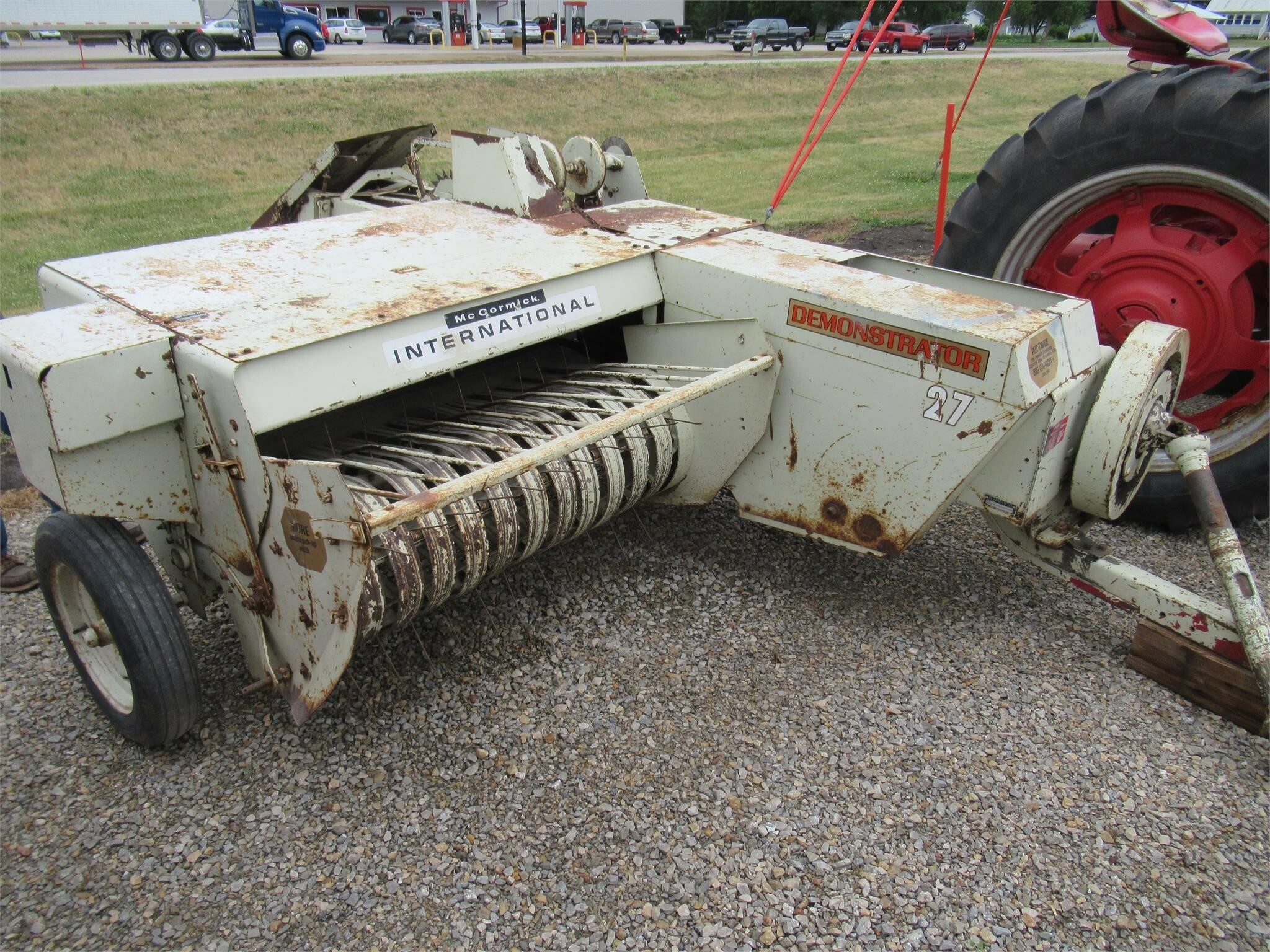 International 27 Small Square Baler - $5,000 | Machinery Pete