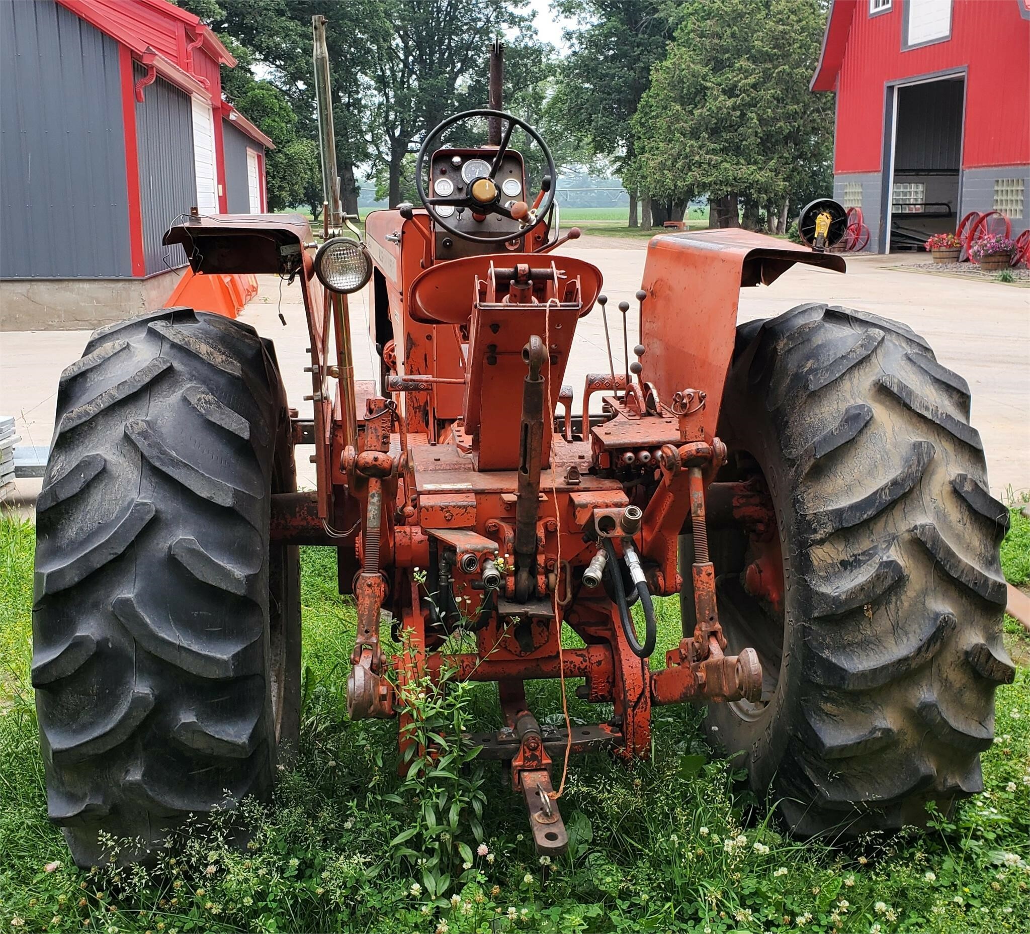 1970 Allis Chalmers 180 Tractor - $5,800 | Machinery Pete