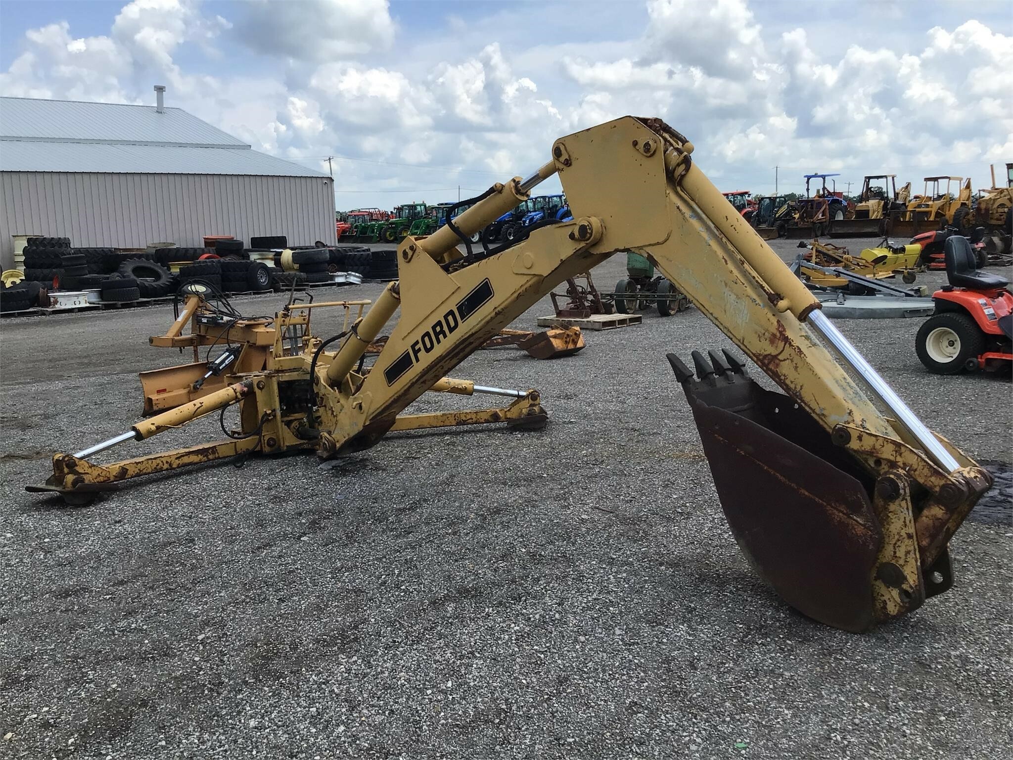 Ford 755 Backhoe - $2,500 | Machinery Pete