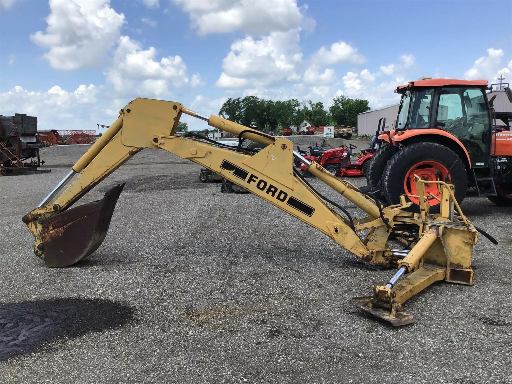 Ford 755 Backhoe - $2,500 | Machinery Pete