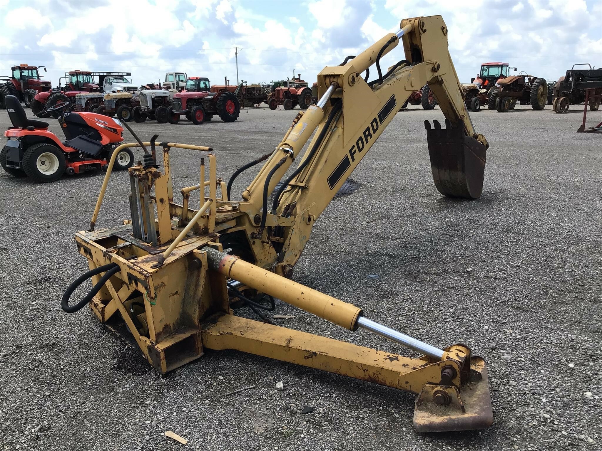 Ford 755 Backhoe - $2,500 | Machinery Pete