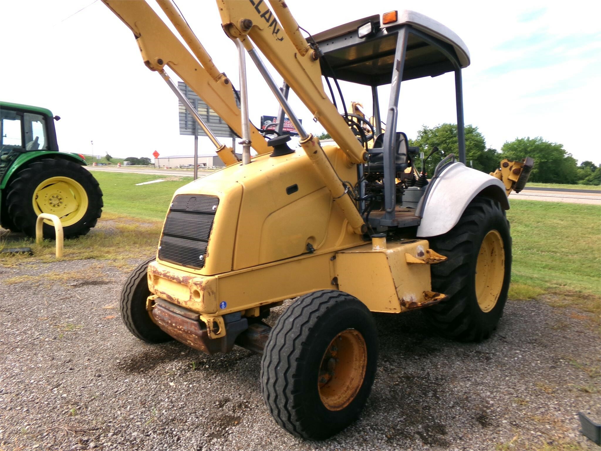 1998 New Holland 555E Backhoe - $18,500 | Machinery Pete