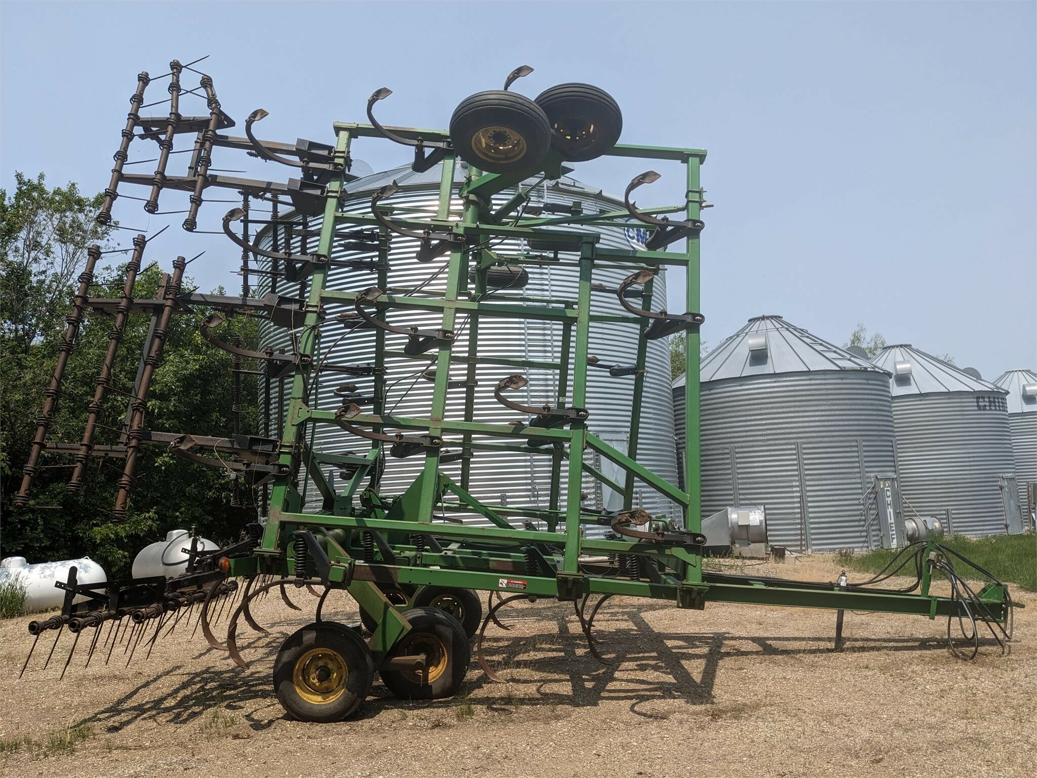 John Deere 680 Chisel Plow - $16,000 | Machinery Pete