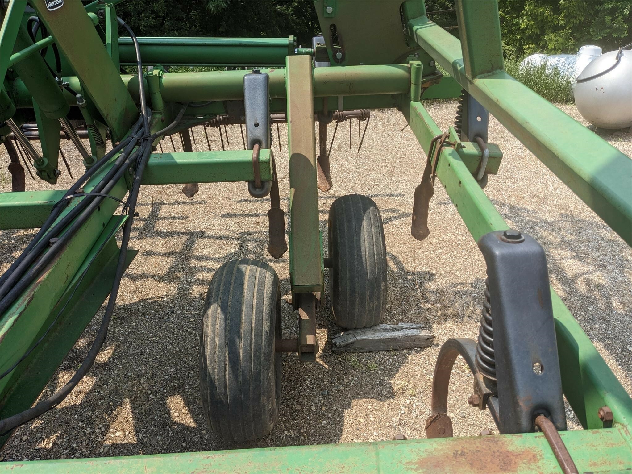 John Deere 680 Chisel Plow - $16,000 | Machinery Pete