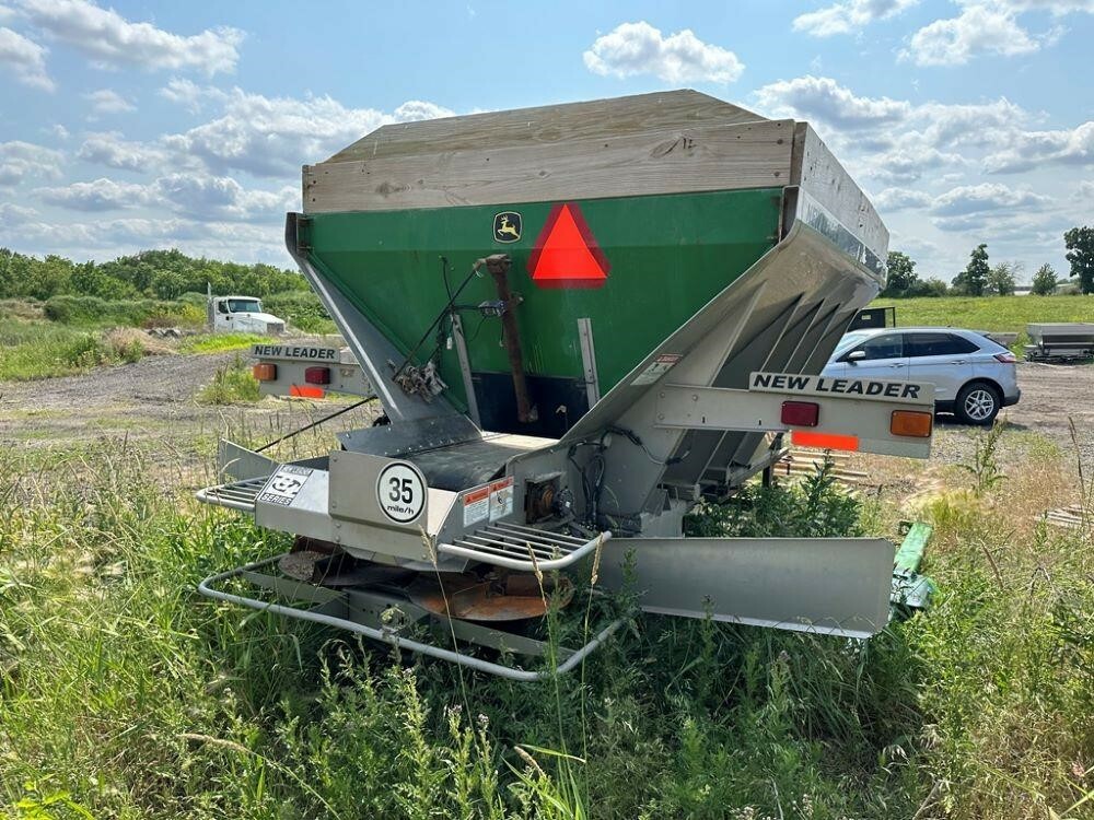 New Leader NL200G4 Self-Propelled Fertilizer Spreader - $26,500 ...