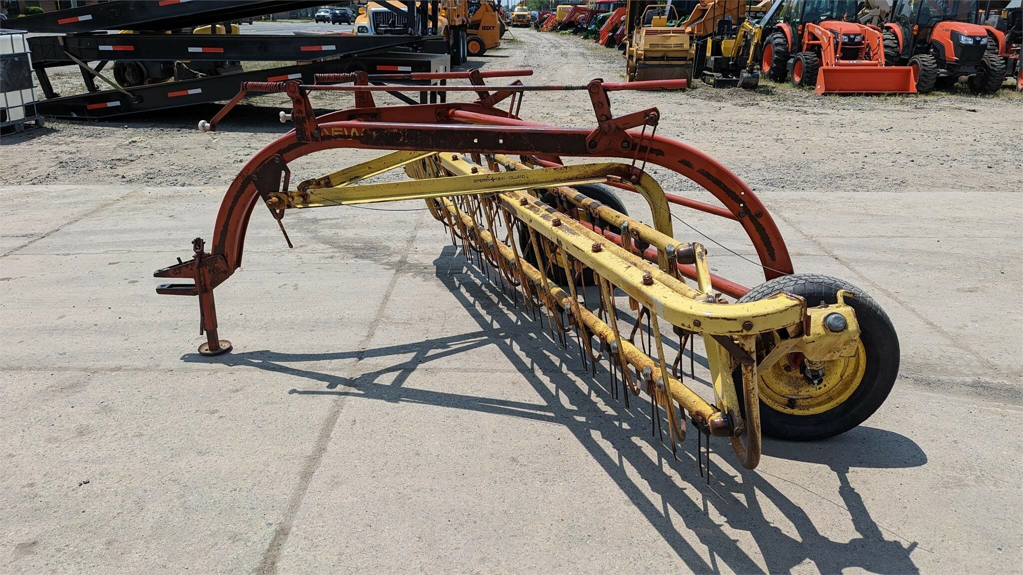 New Holland 258 Rake - $2,750 | Machinery Pete