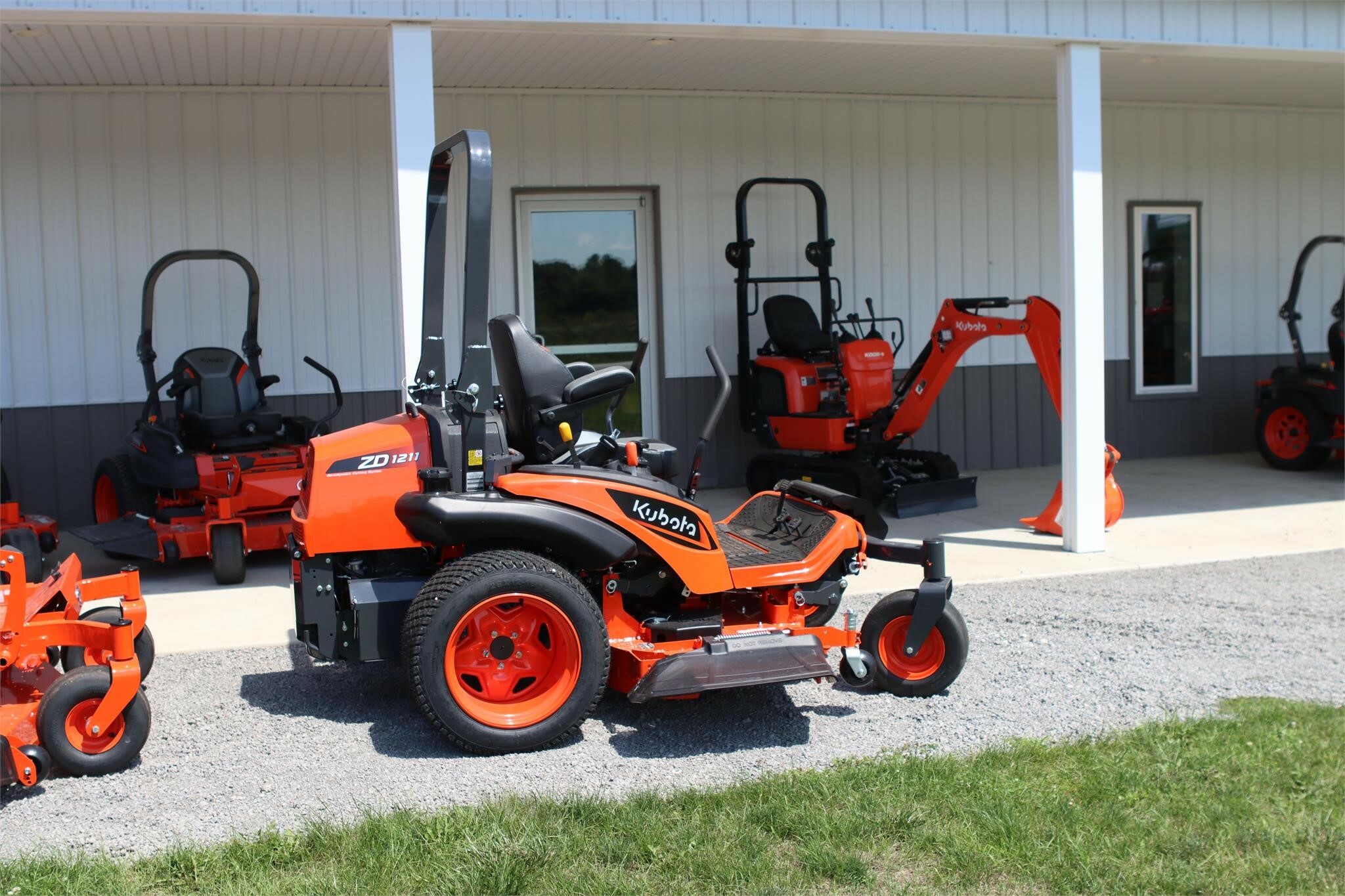 Kubota ZD1211 Lawn Mower - $Call | Machinery Pete