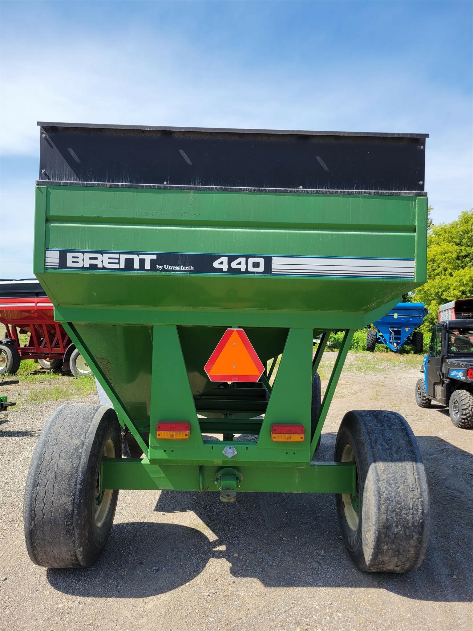 Brent 440 Gravity Wagon - $8,950 | Machinery Pete