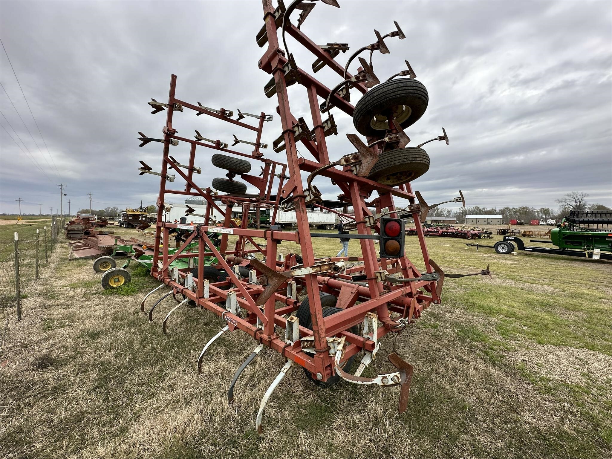 2001 Wil-Rich 2800 Field Cultivator - $7,500 | Machinery Pete