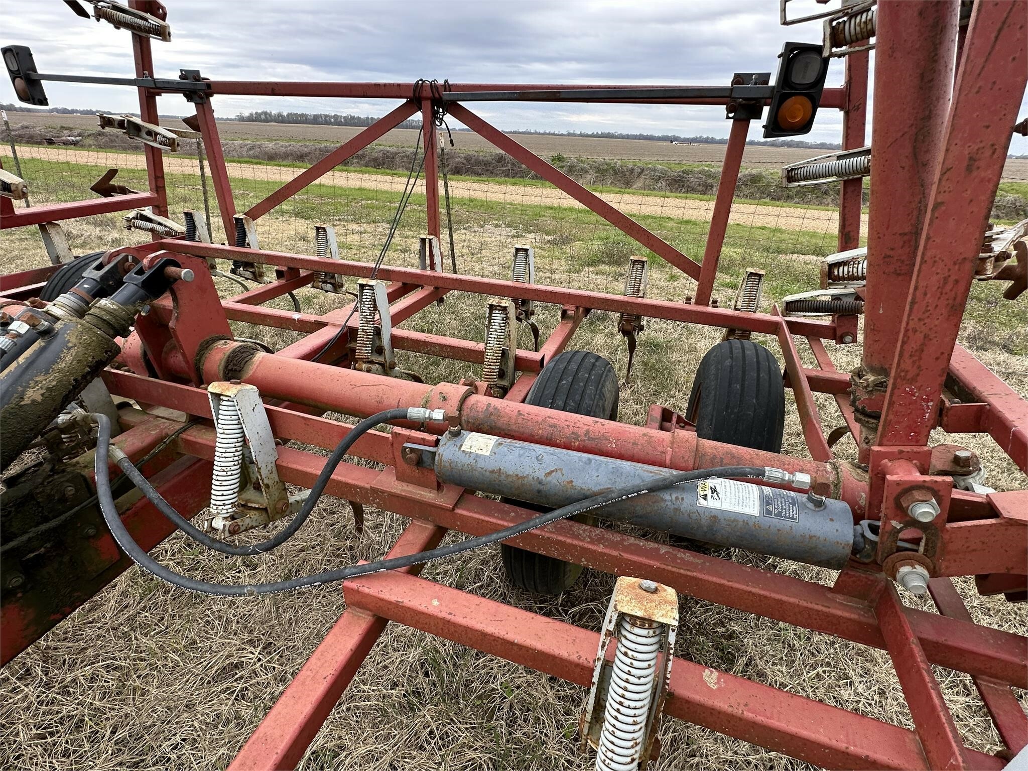 2001 Wil-Rich 2800 Field Cultivator - $7,500 | Machinery Pete