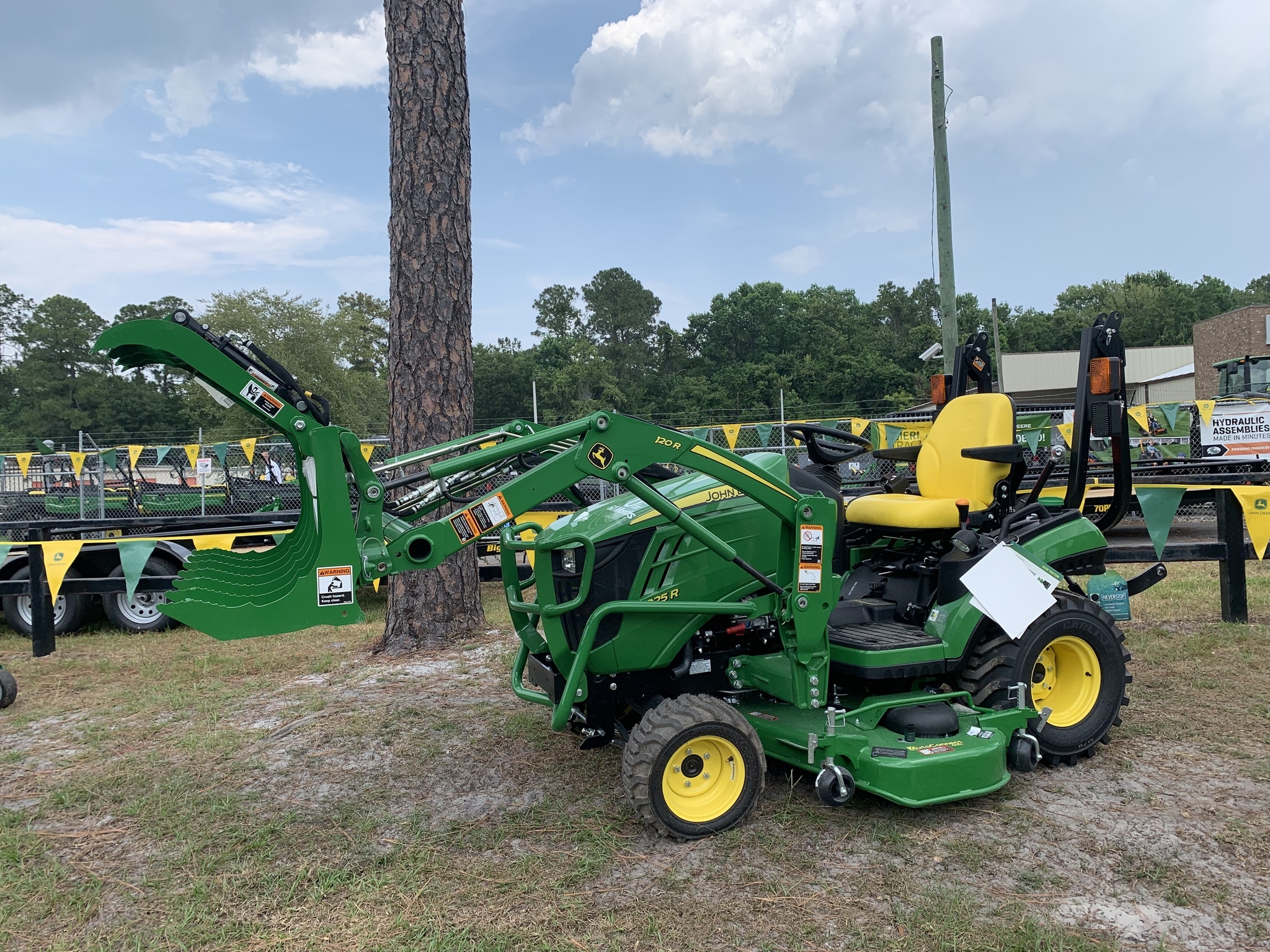2025 John Deere 1025R Tractor - $30,399 | Machinery Pete