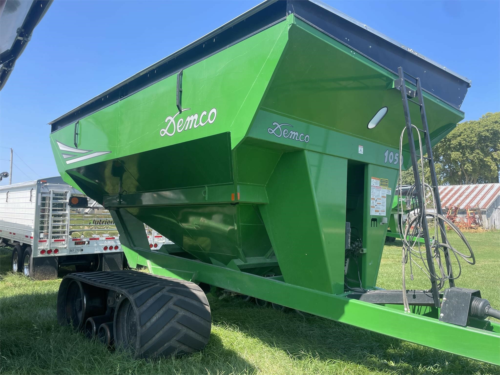 2017 Demco 1050 Grain Cart - $67,500 | Machinery Pete