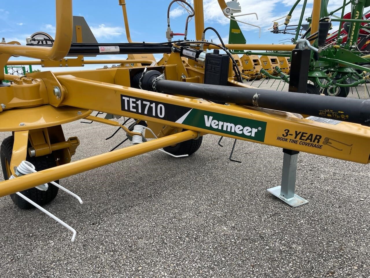 2025 Vermeer TE1710 Tedder - $Call | Machinery Pete