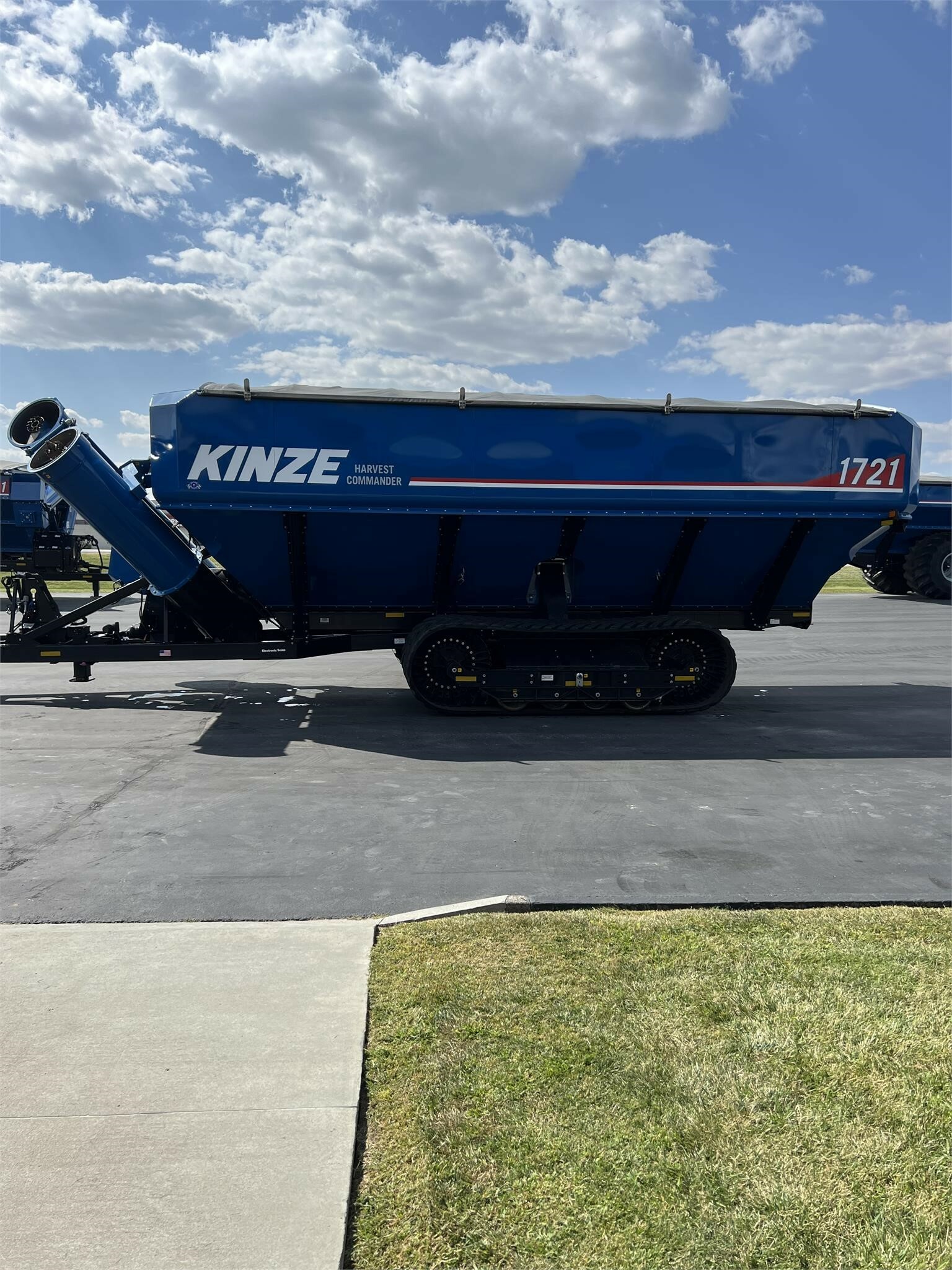 2022 Kinze 1721 Grain Cart - $167,900 | Machinery Pete