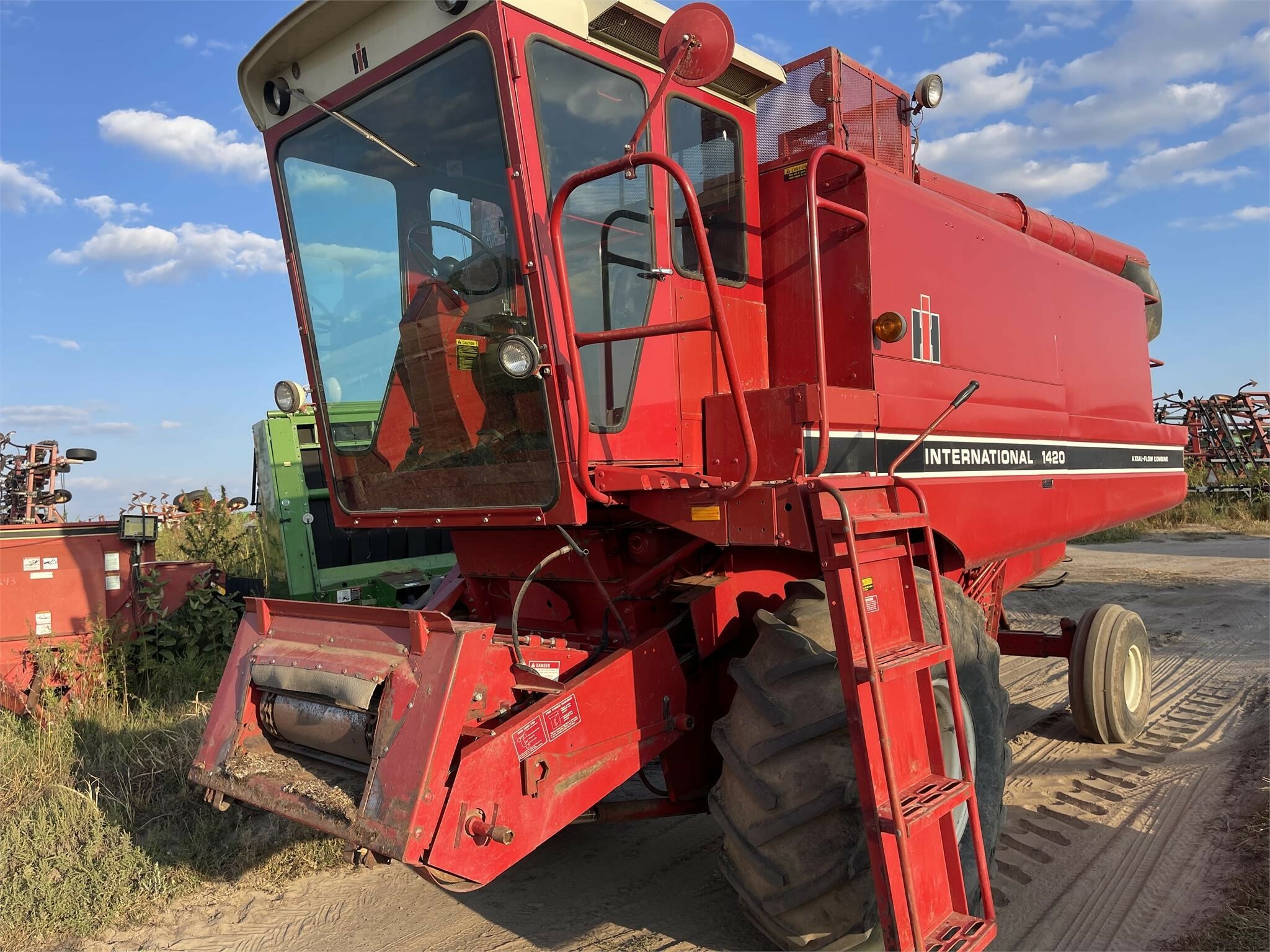International Harvester 1420 Combine - $7,500 | Machinery Pete