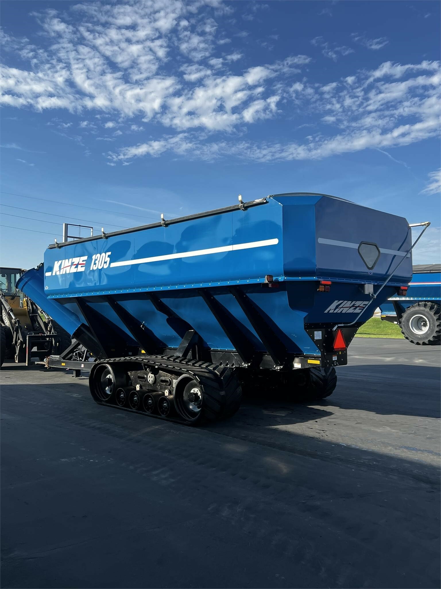 2019 Kinze 1305 Grain Cart - $135,900 | Machinery Pete
