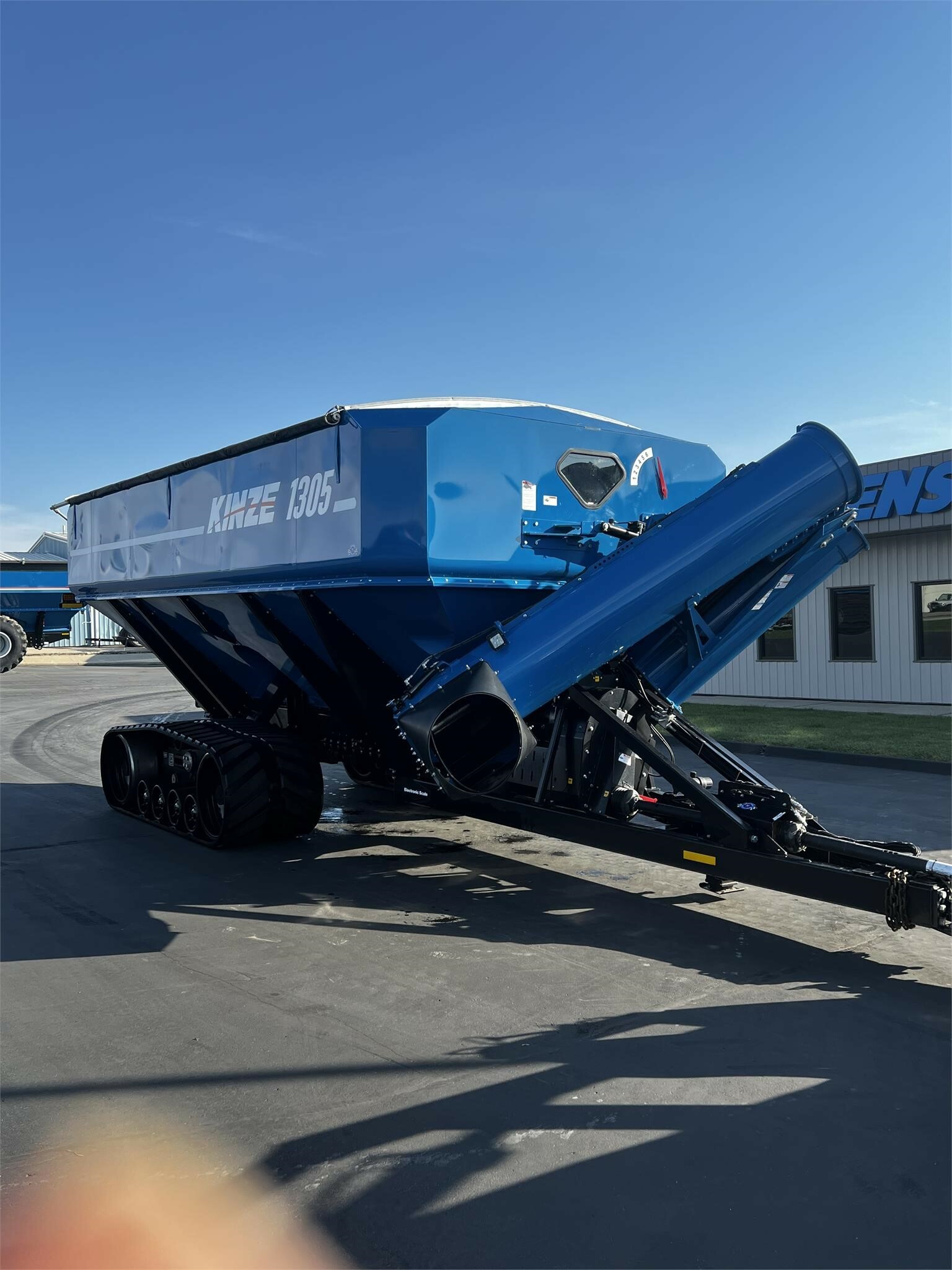 2019 Kinze 1305 Grain Cart - $135,900 | Machinery Pete