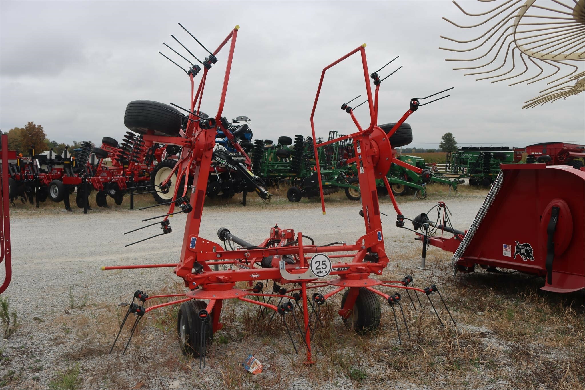Kuhn GF5202 Tedder - $13,550 | Machinery Pete
