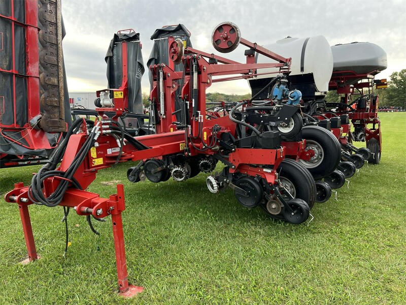 Johnson Tractor - Osseo - Osseo, WI | Machinery Pete