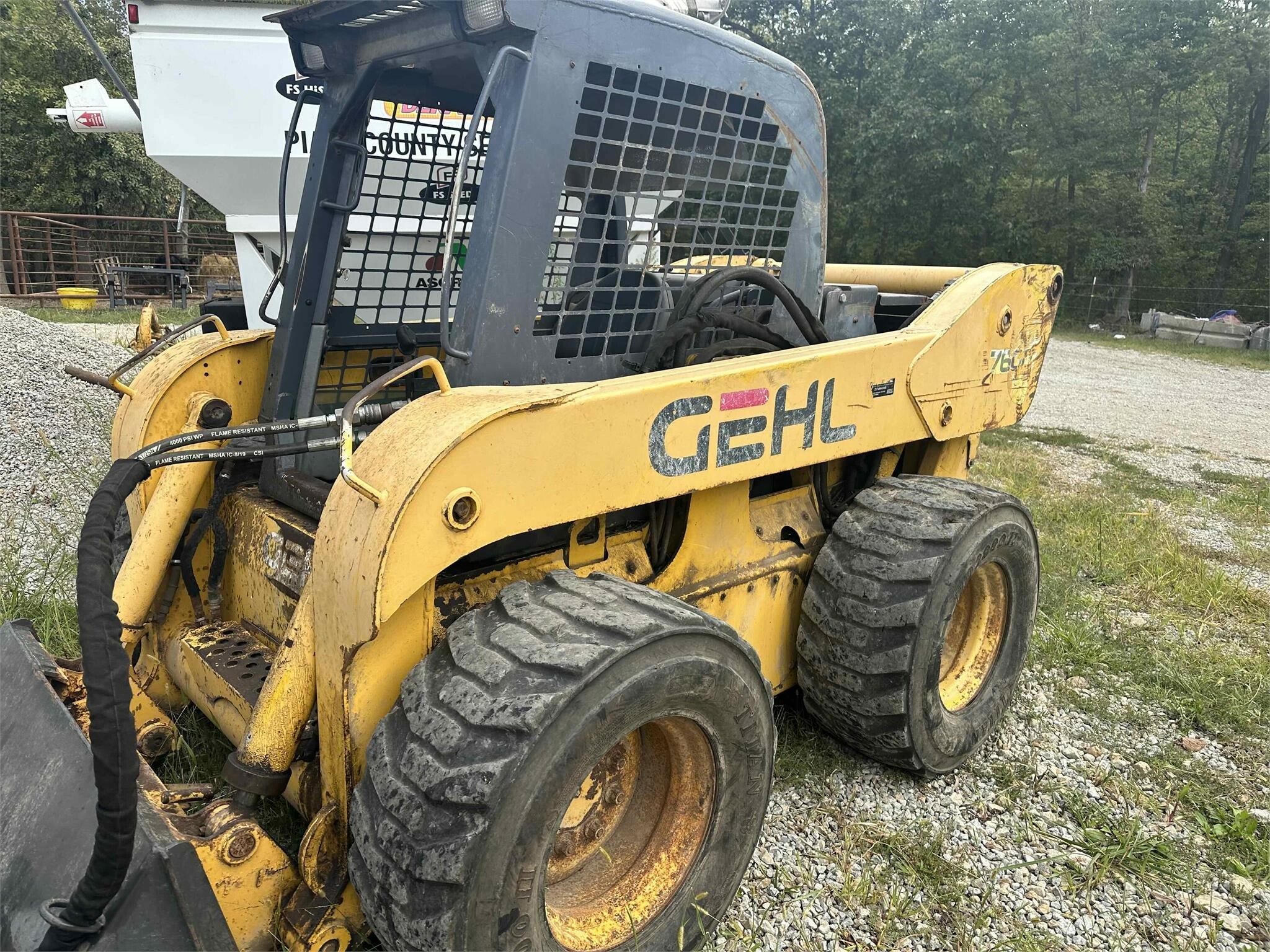 2002 Gehl 7600 Skid Steer - $17,000 | Machinery Pete