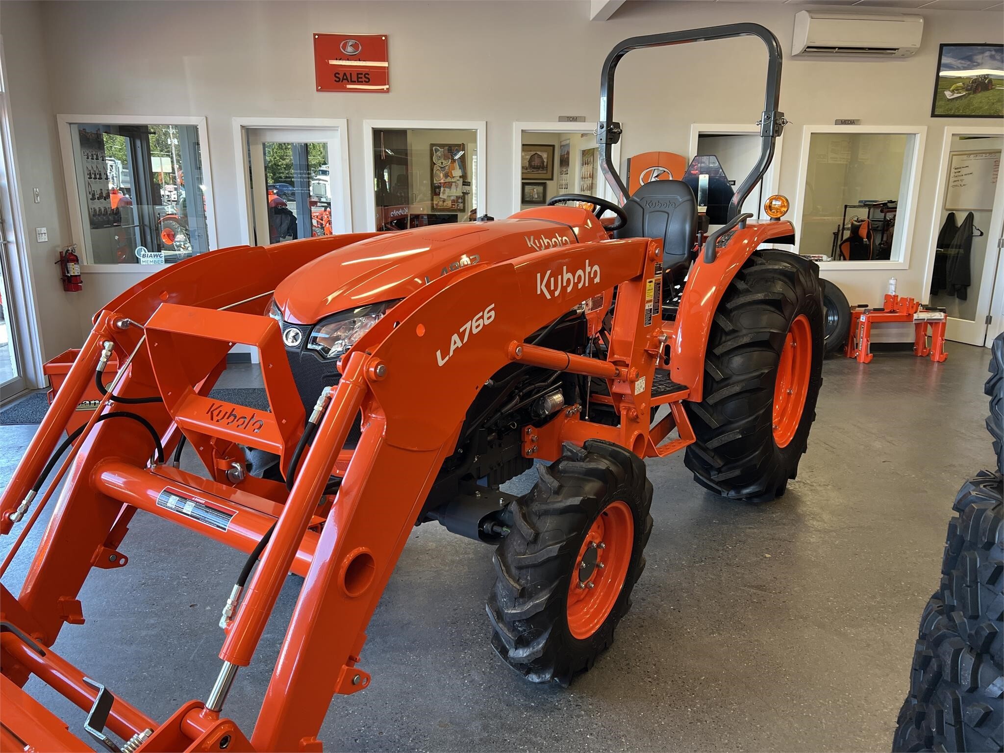 2025 Kubota L4802HST Tractor - $35,410 | Machinery Pete
