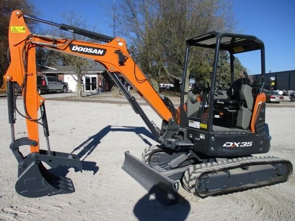Used Mini Excavators for Sale - 1259 Listings | Machinery Pete