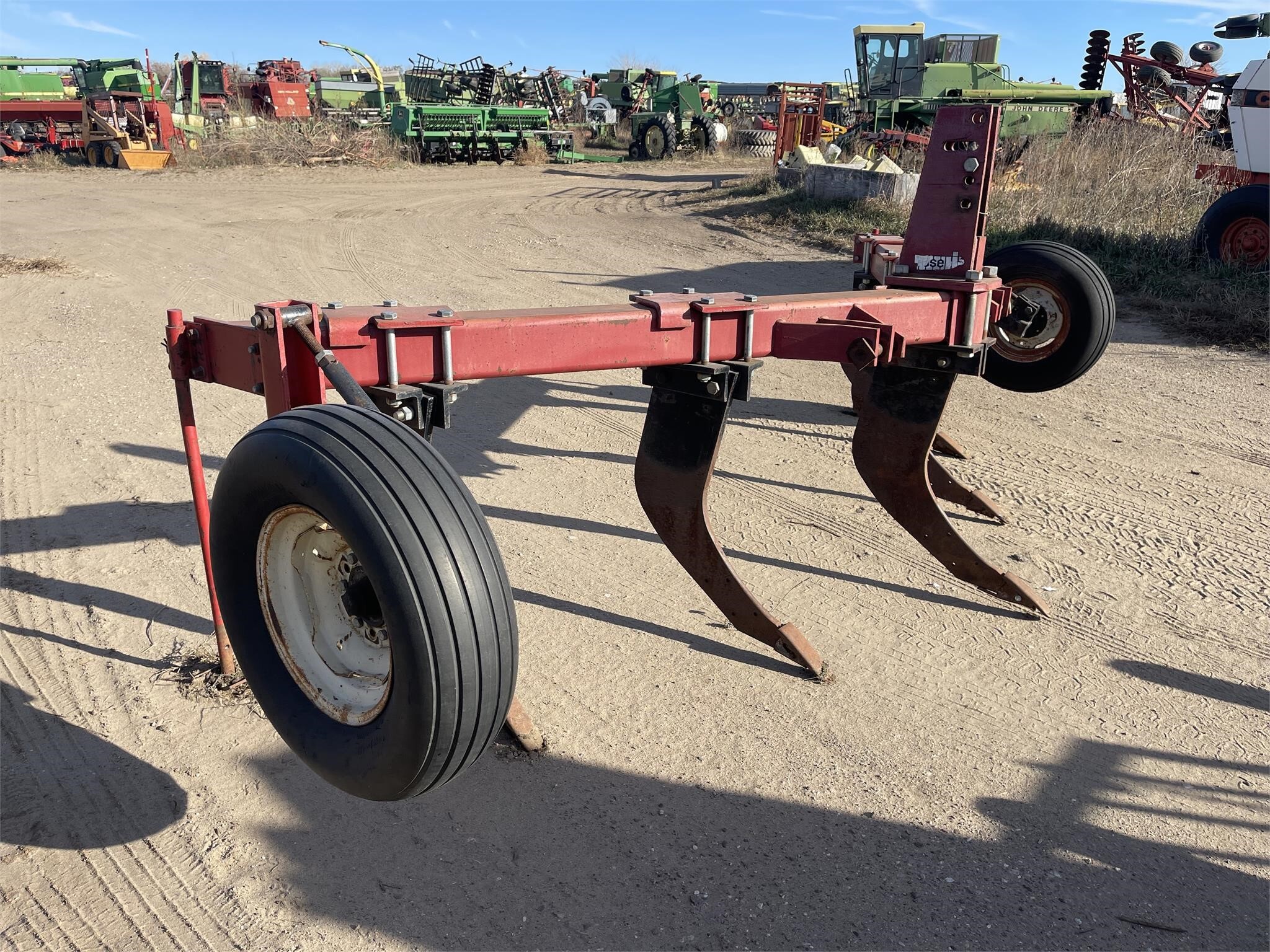 Case IH 10 V Ripper - $3,950 | Machinery Pete