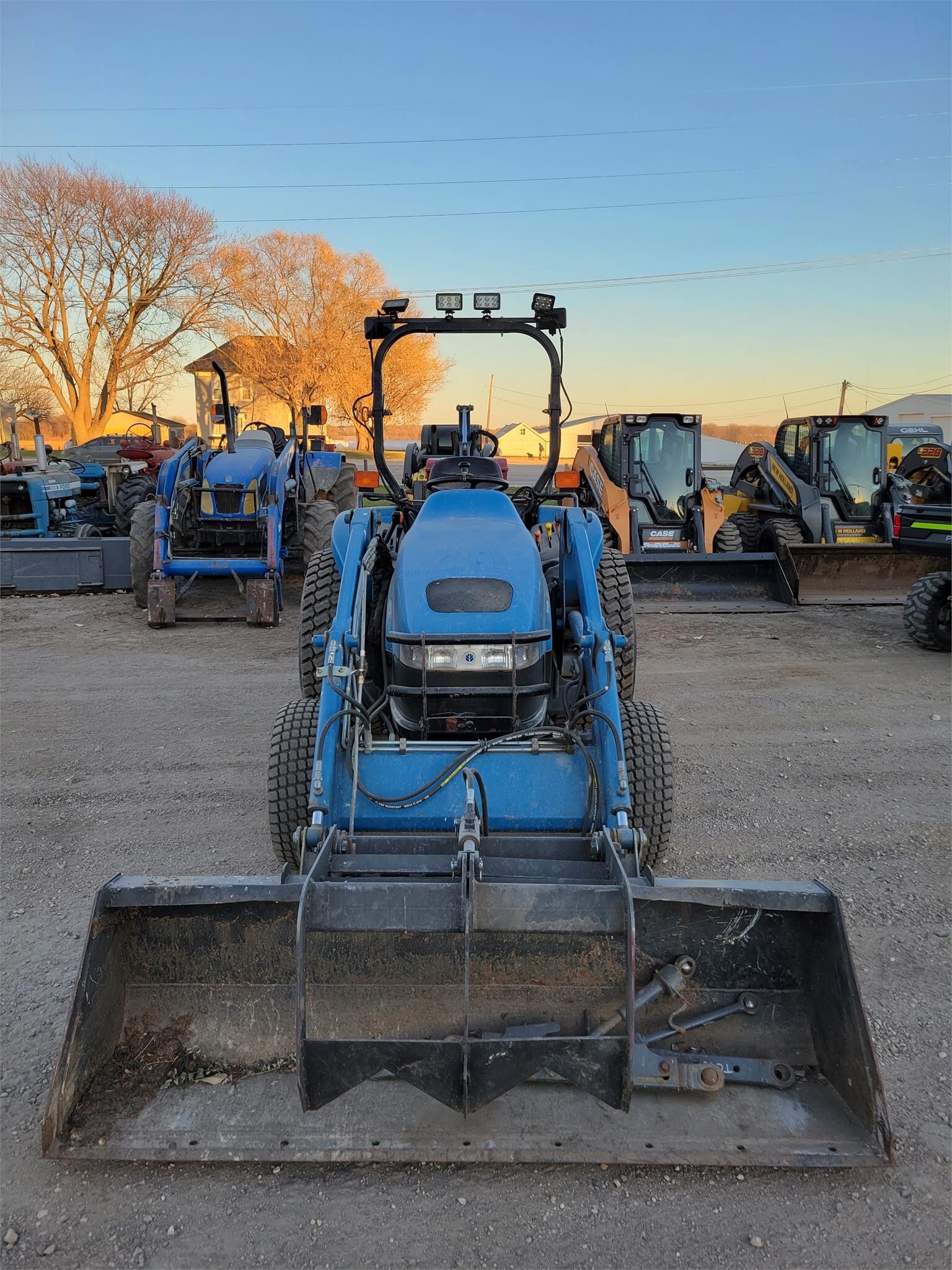2000 New Holland TC40D Tractor - $28,500 | Machinery Pete