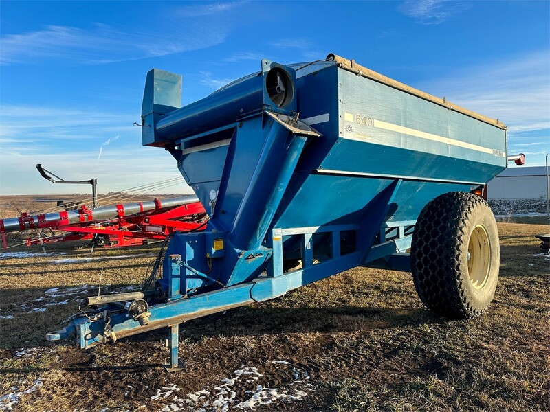 Used Kinze Grain Carts for Sale - 232 Listings | Machinery Pete
