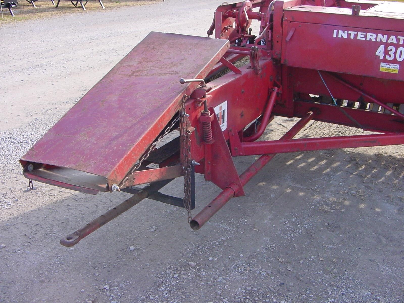 International 430 Small Square Baler - $3,200 | Machinery Pete