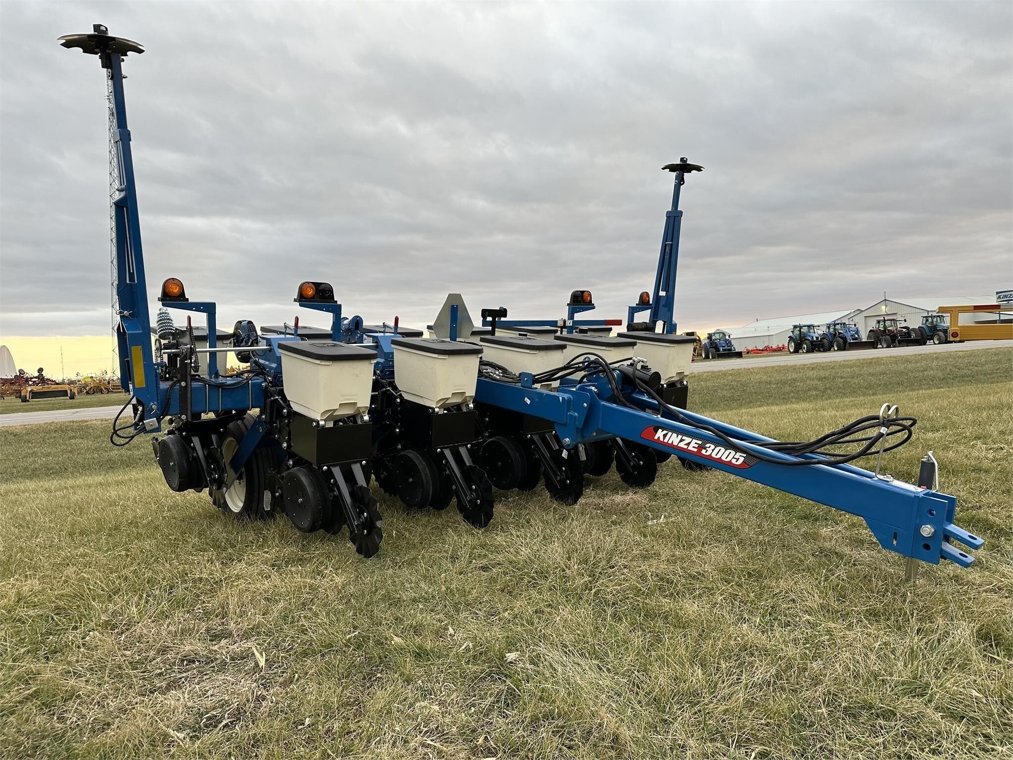2025 Kinze 3005 Planter - $Call | Machinery Pete